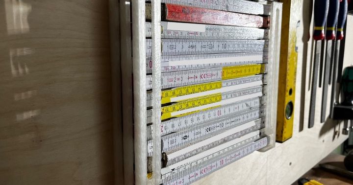 Dispenser for folding rulers / Spender für Gliedermaßstäbe by moeller ...