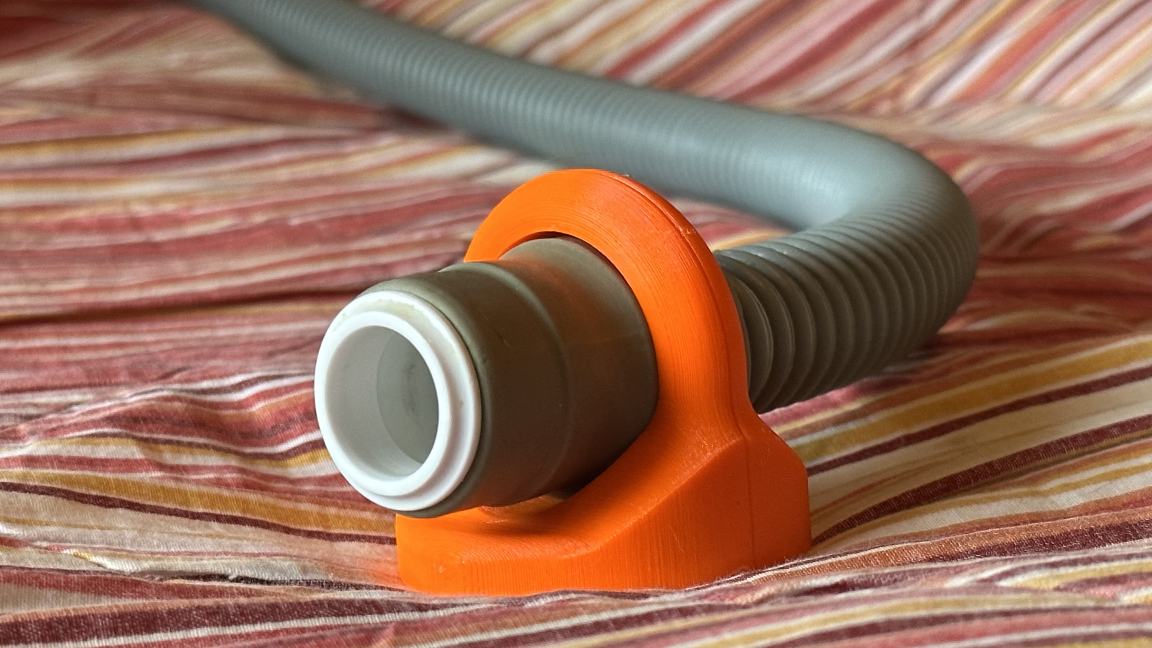 Rotating Hose Guide (f.e. for CPAP 22mm standard hoses) by Clamikra ...