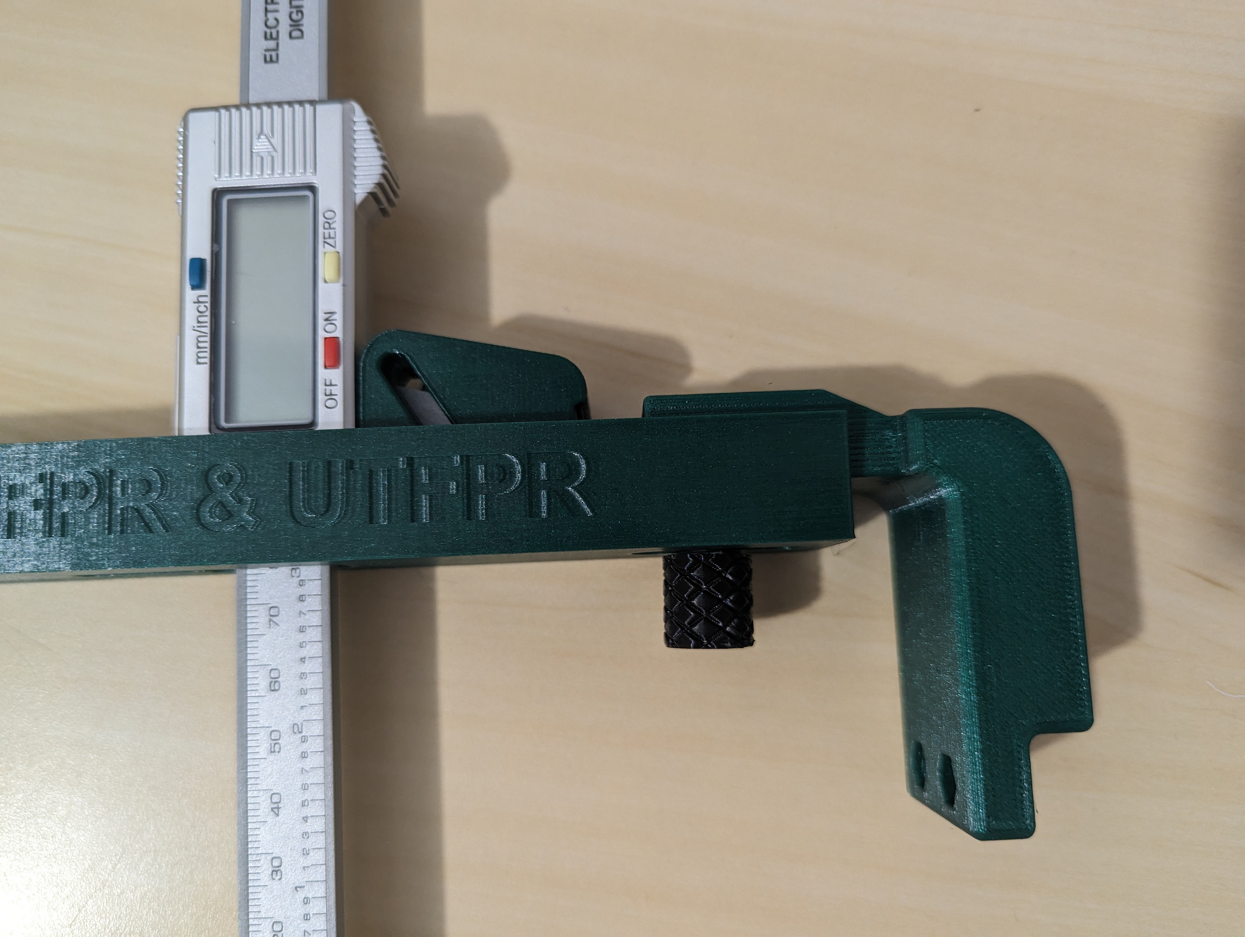 Knob for M6 socket screw - substitute for butterfly - The 3D printable ...