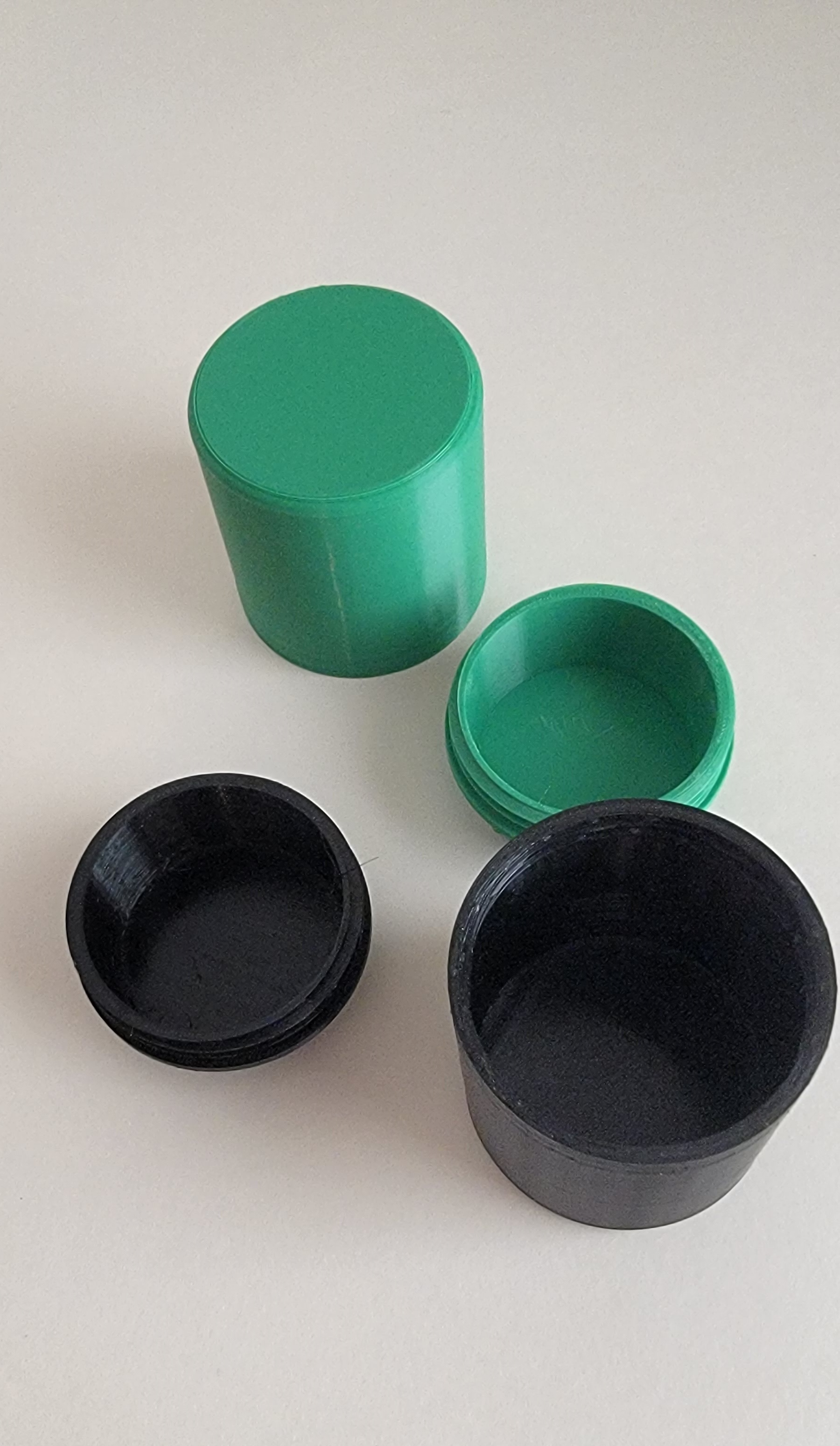 Round Threaded Storage Container by McTech3D | Download free STL model ...