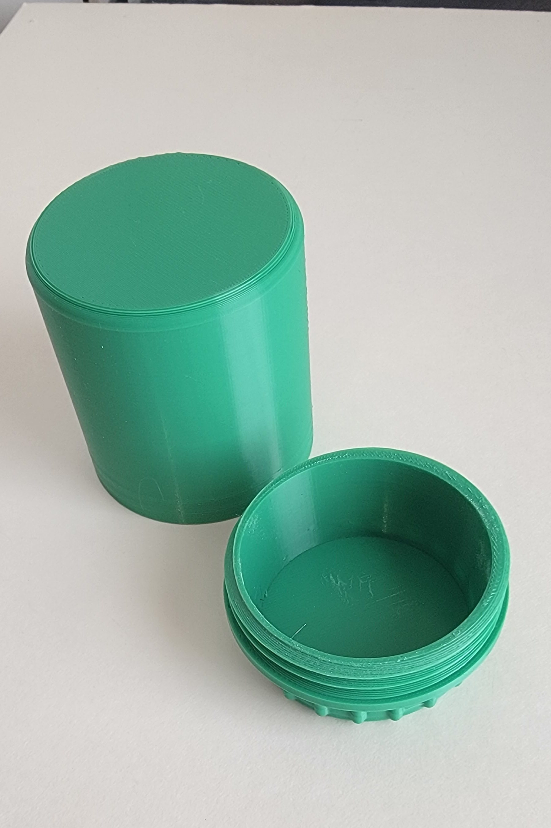 Round Threaded Storage Container by McTech3D | Download free STL model ...