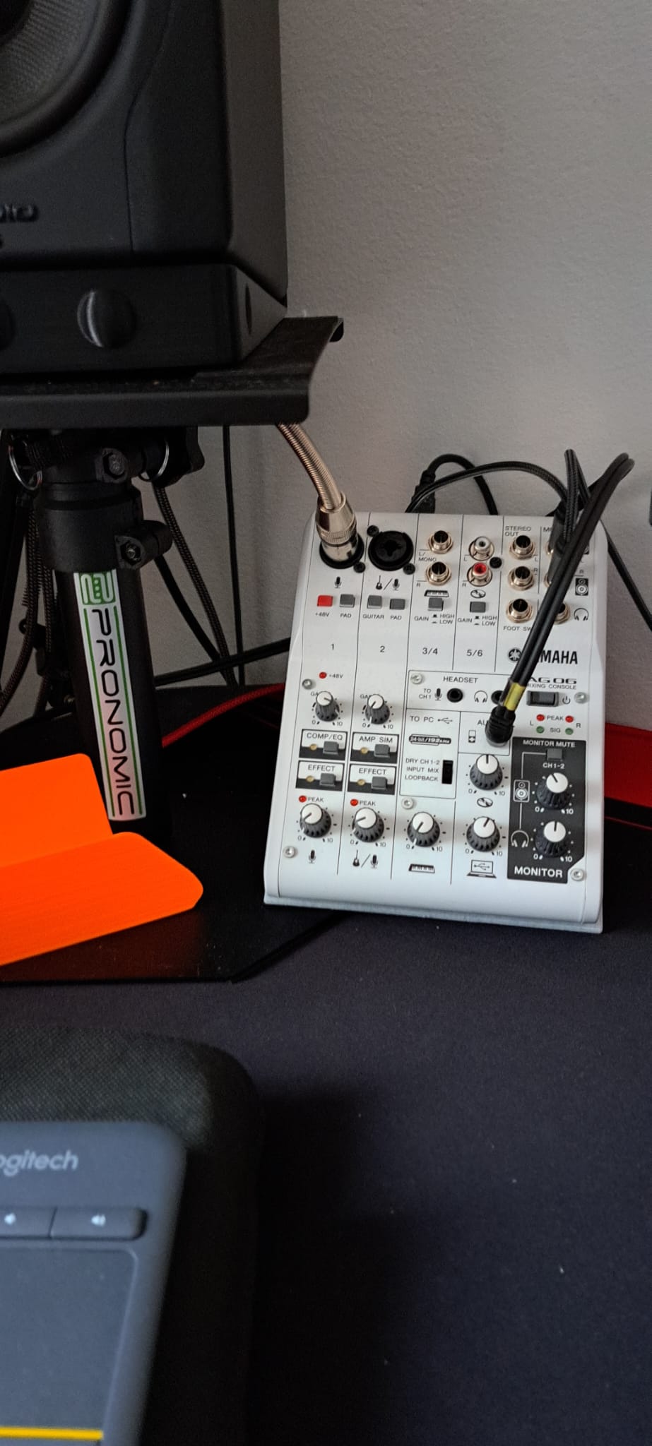 Yamaha AG06 Standfuß Holder Base by Mirmingi1980 | Download free STL ...