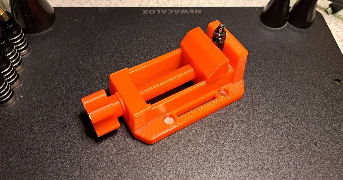 Modified base for "2inch Desktop Vise" by bassklampfe | Download free ...