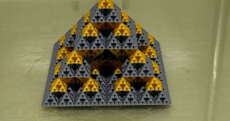 Fractal Pyramid - Multi Color by MagicalBeard | Download free STL model ...