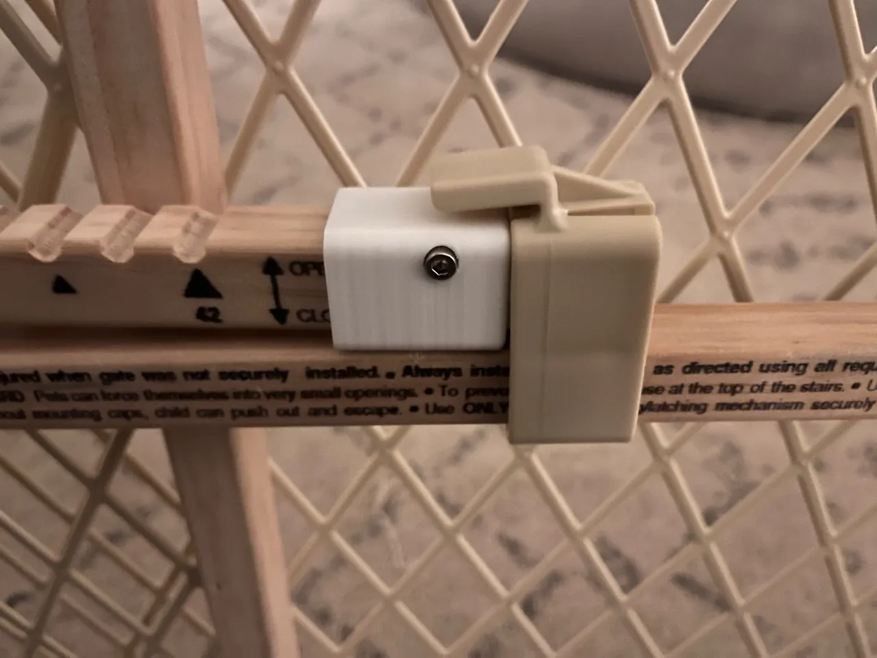 Evenflo Preasure Mounted Gate Parts for One-Handed Operation by ...