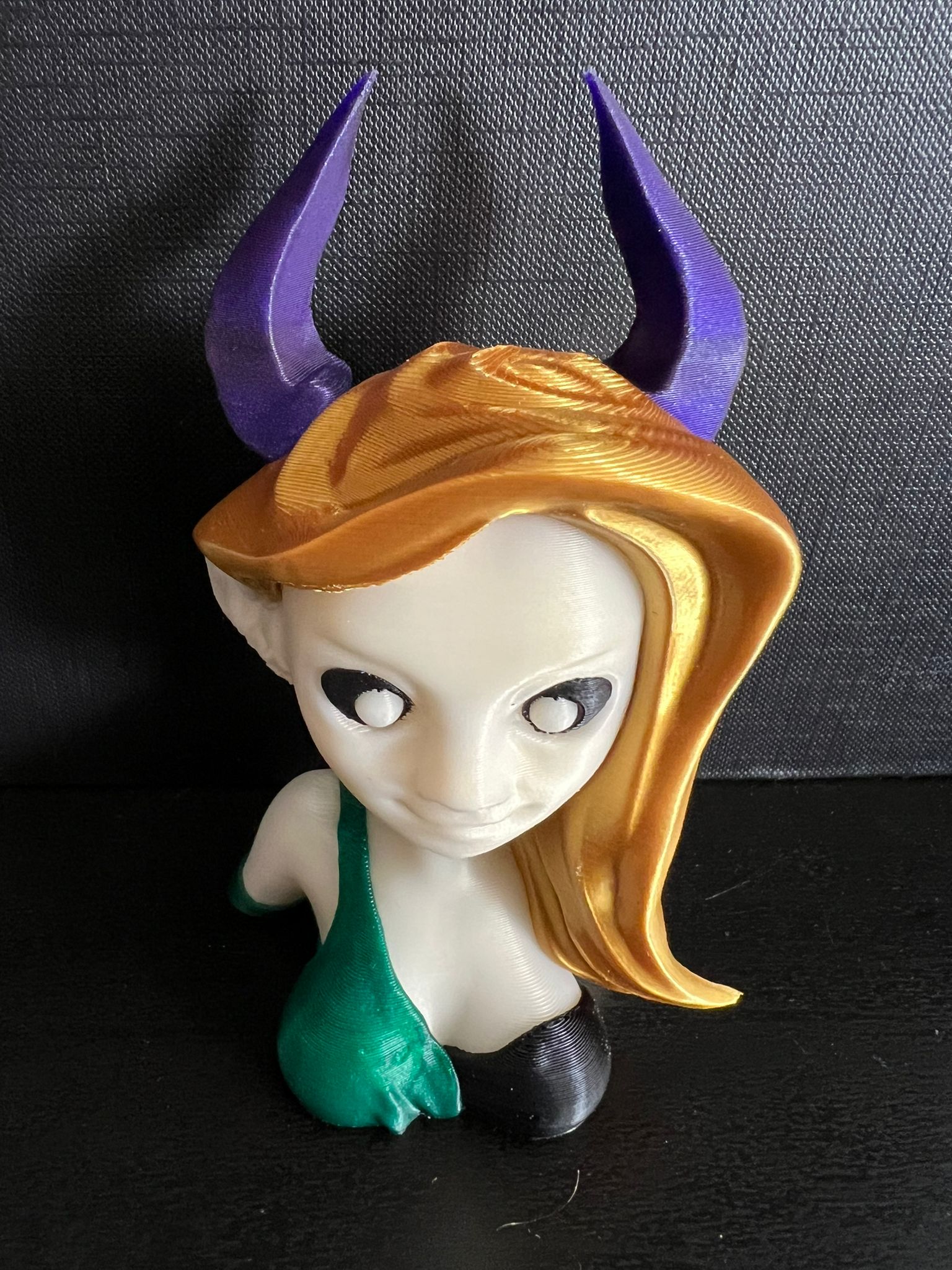 DEMON GIRLS BUST (CHIMERA) with eye pupils by v1p3r0u5 | Download free ...