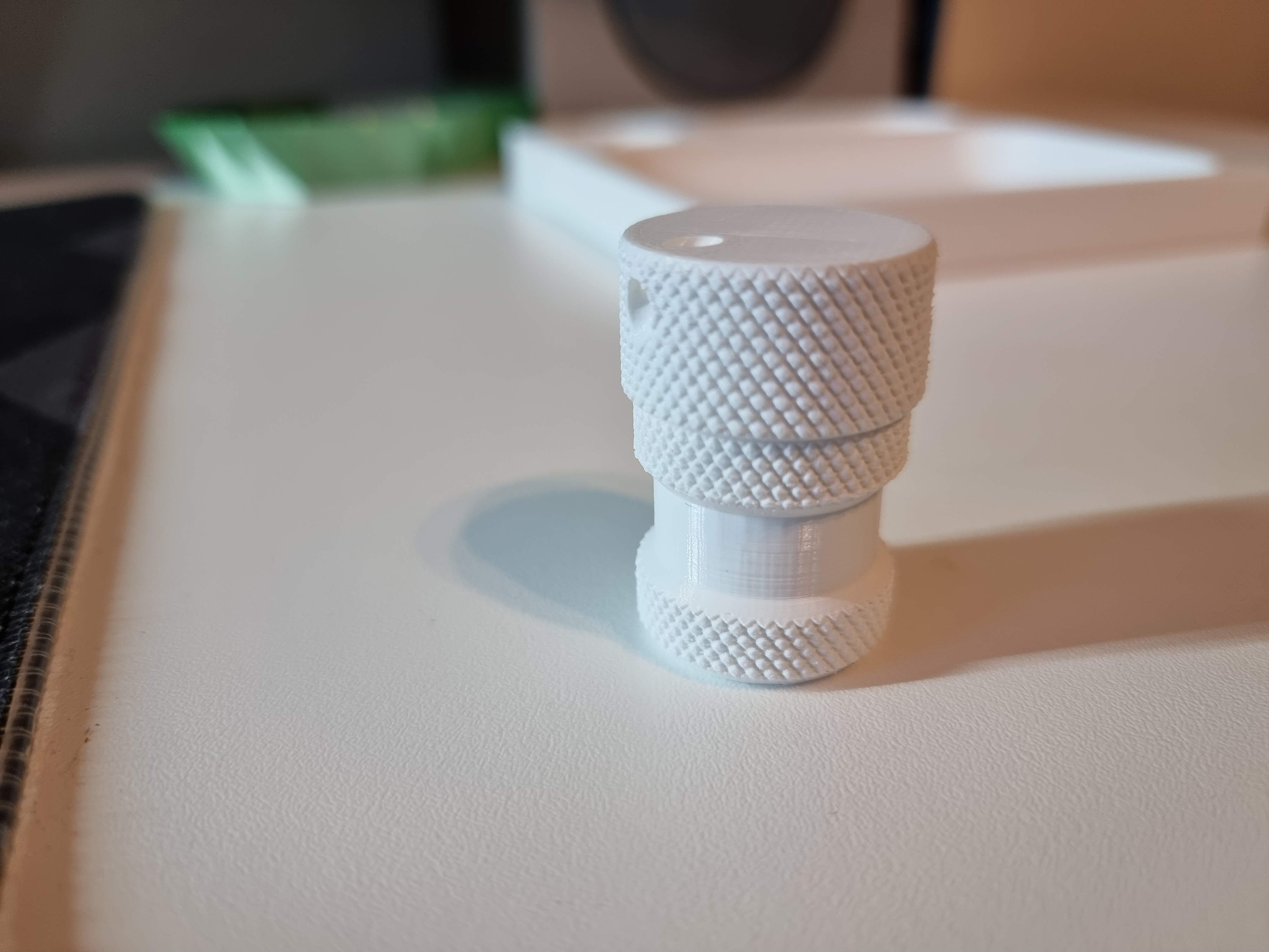 Small EDC container / pillbox by Petr Surý | Download free STL model ...