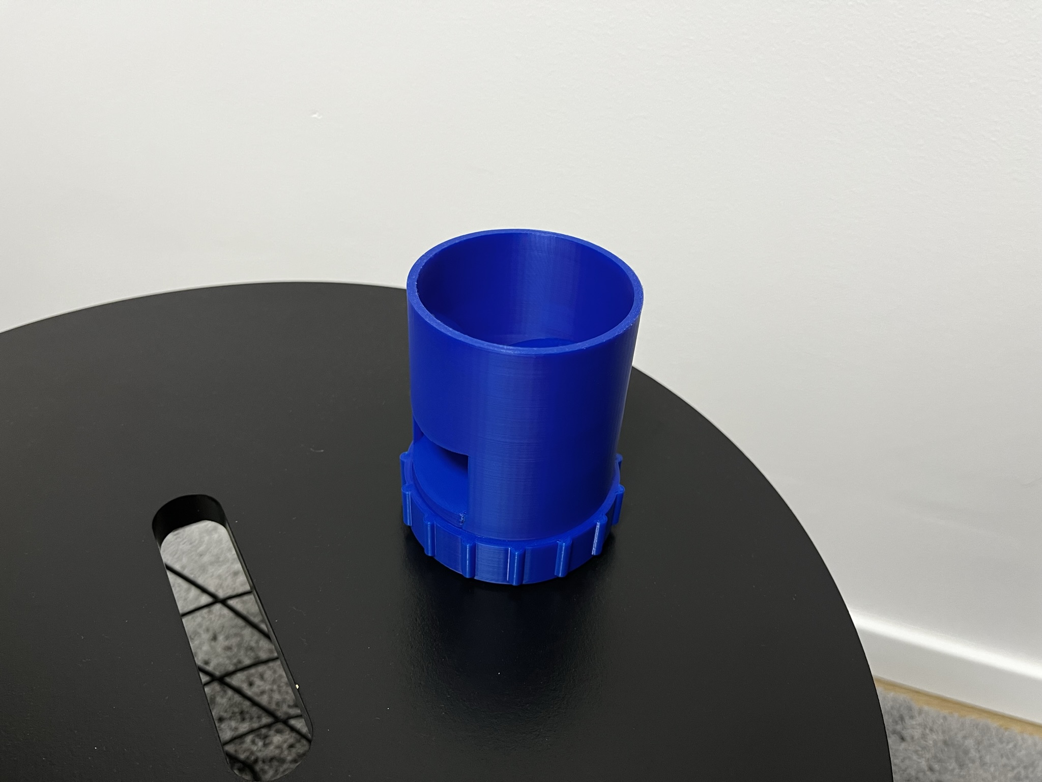Dice storage with built in dice roller by Adam | Download free STL ...