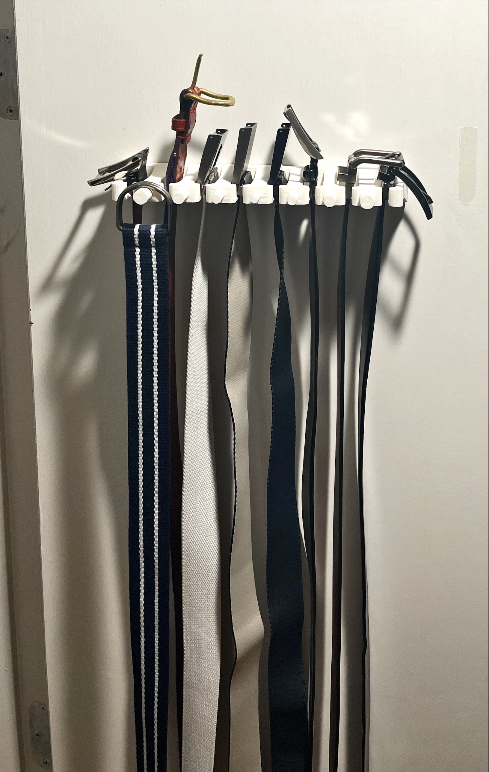 Belt Holder and Hanger -- 8 Belts by dmacnulty | Download free STL ...