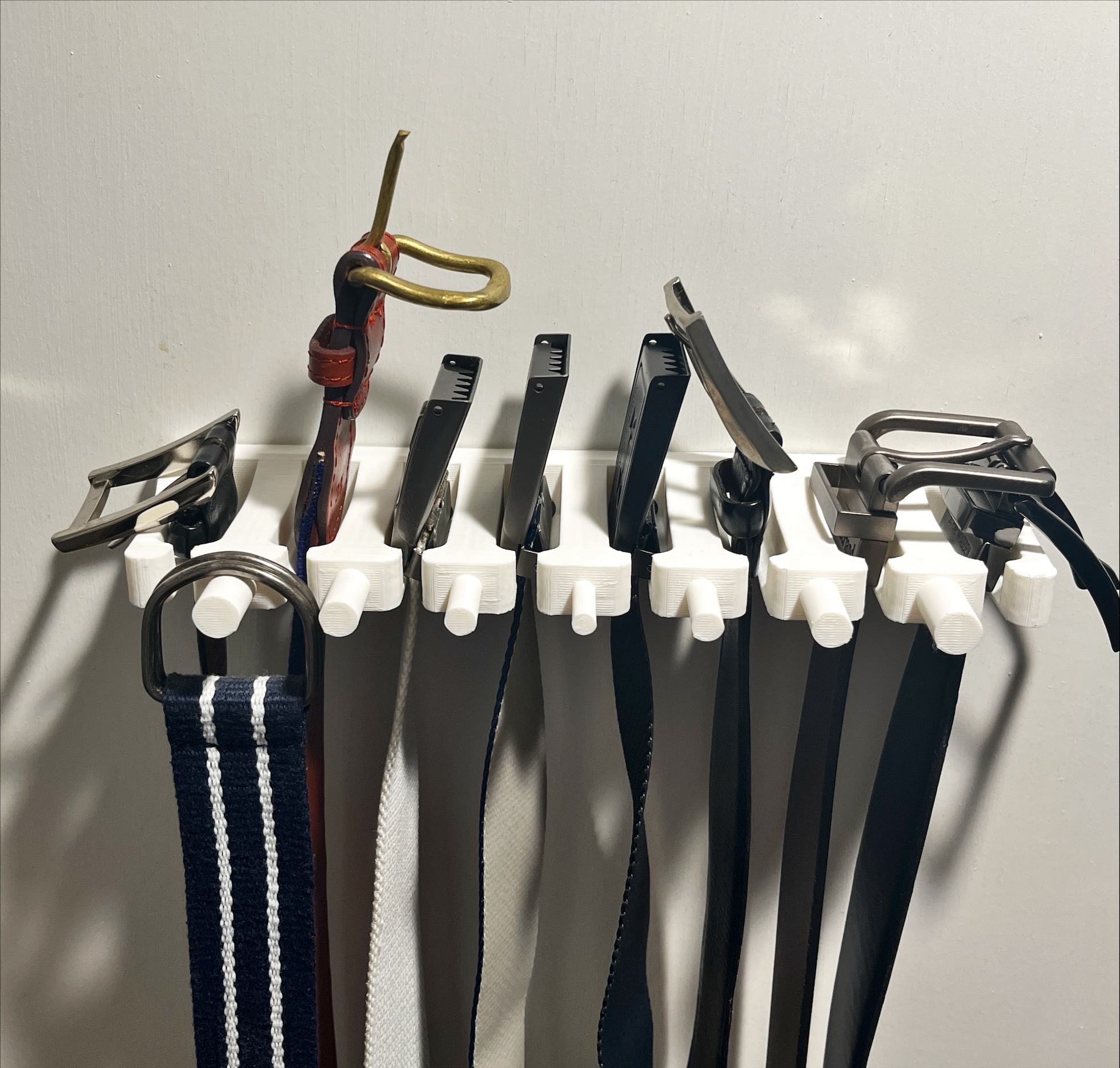 Belt Holder and Hanger -- 8 Belts by dmacnulty | Download free STL ...