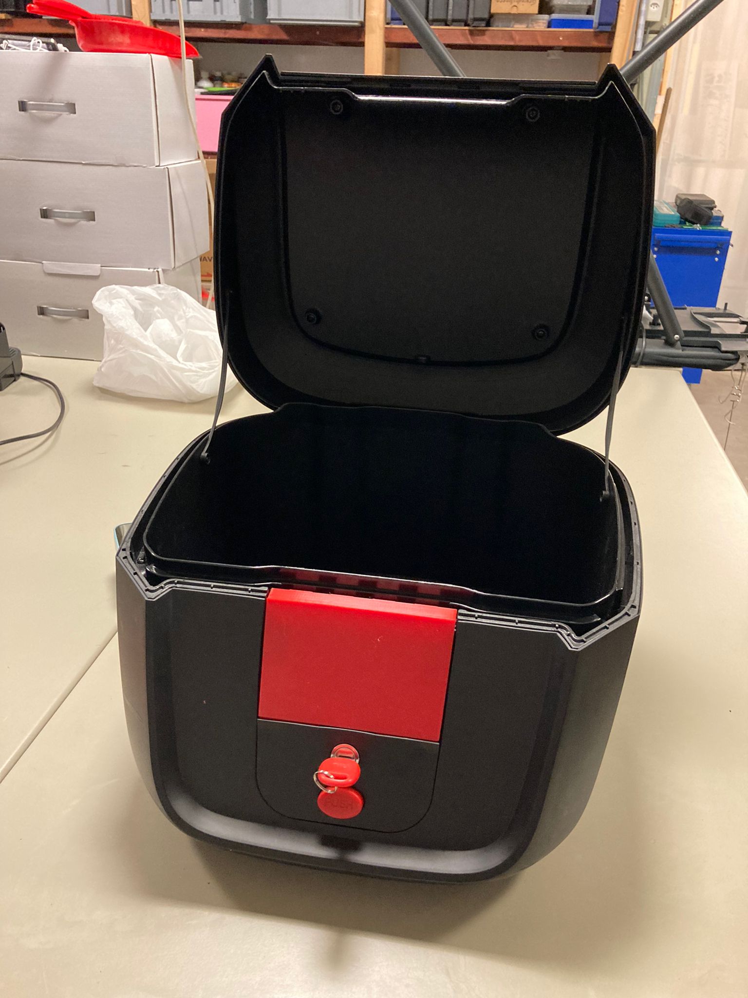 NIU Topcase Locking Plate by separatrix | Download free STL model ...