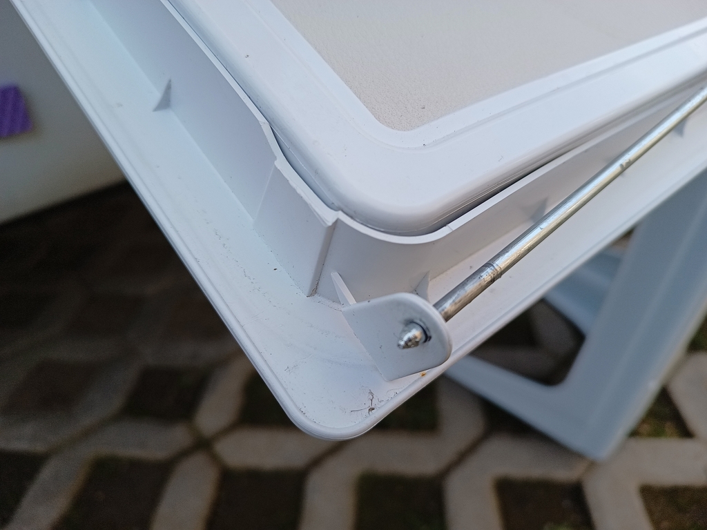 WEINSBERG - Broken plastic lock wire retainer by Peter Velebír ...