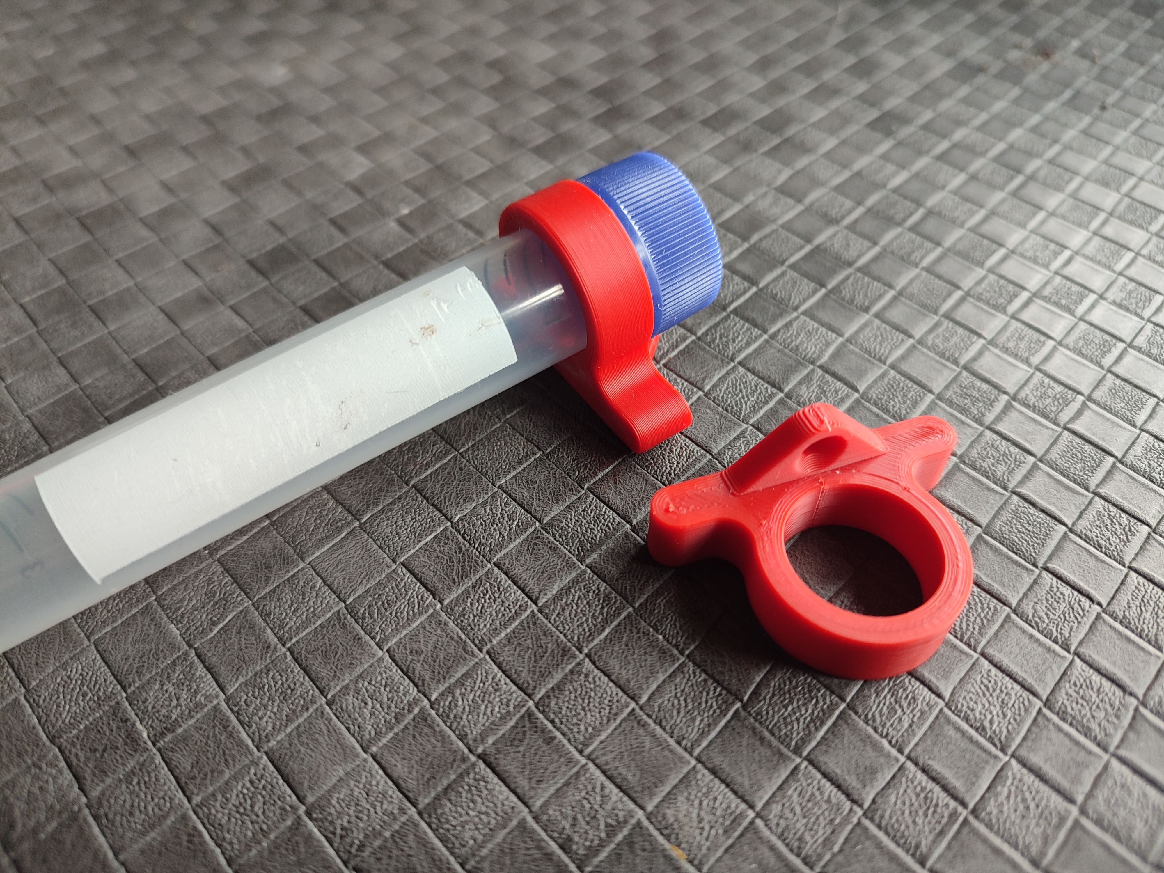 Plastic Tube Propagation Mount by Steve | Download free STL model ...