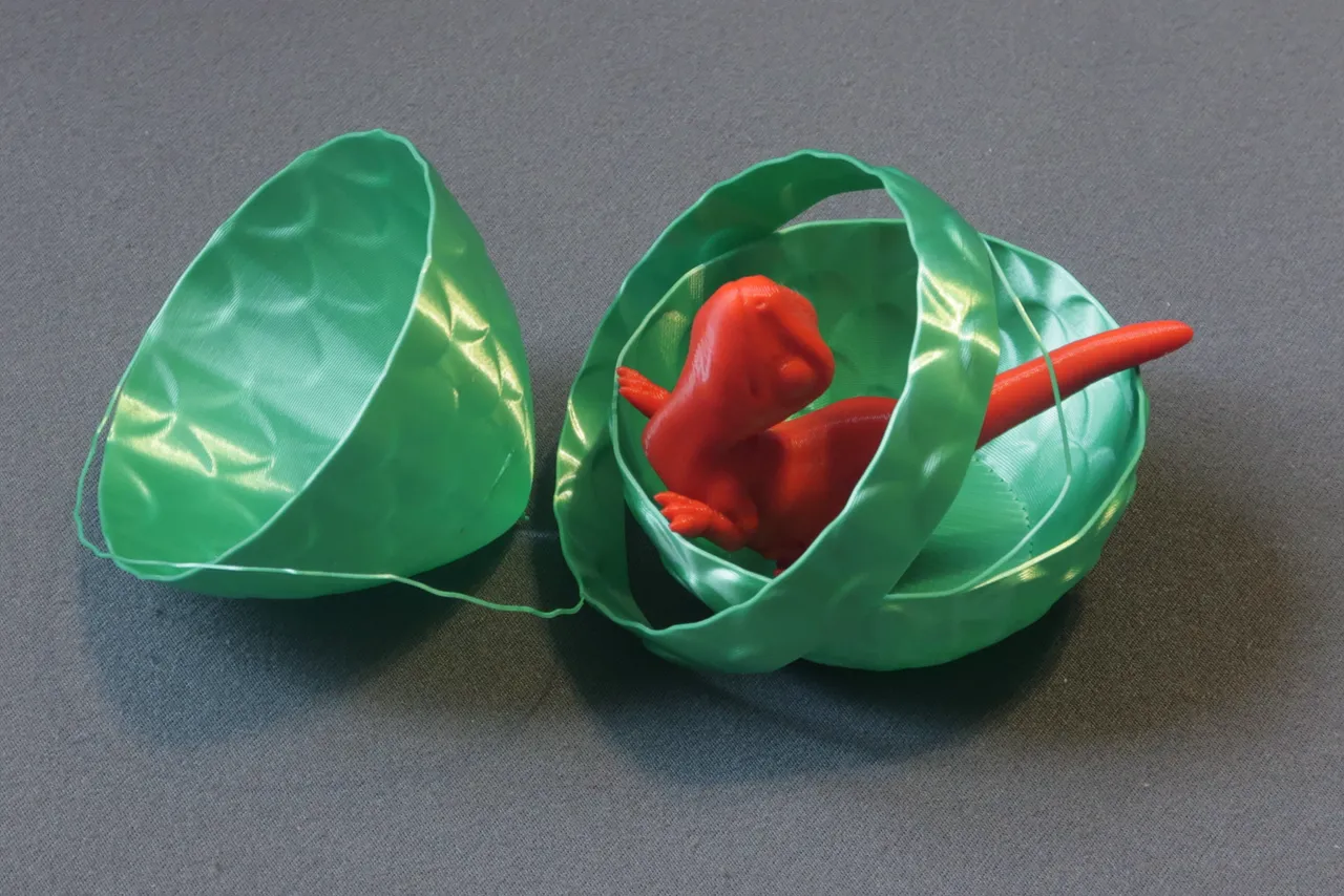 Crackable surprise dragon egg by Martin | Download free STL model ...