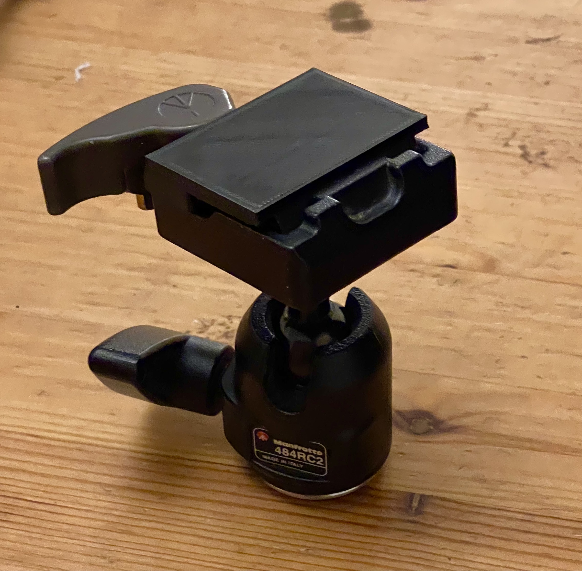 200PL-compatible quick release plate for Manfrotto tripods (with ...