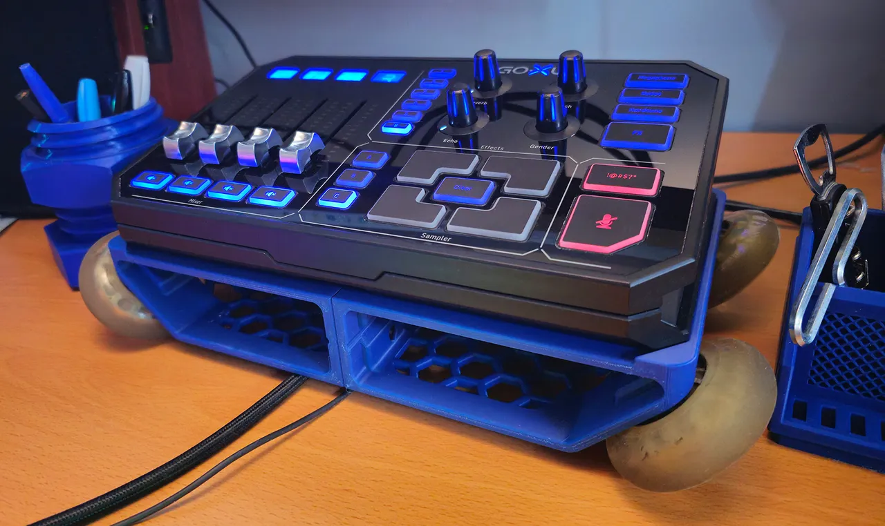 GoXLR base with optional wheels and drawers. by Scaryfast | Download ...