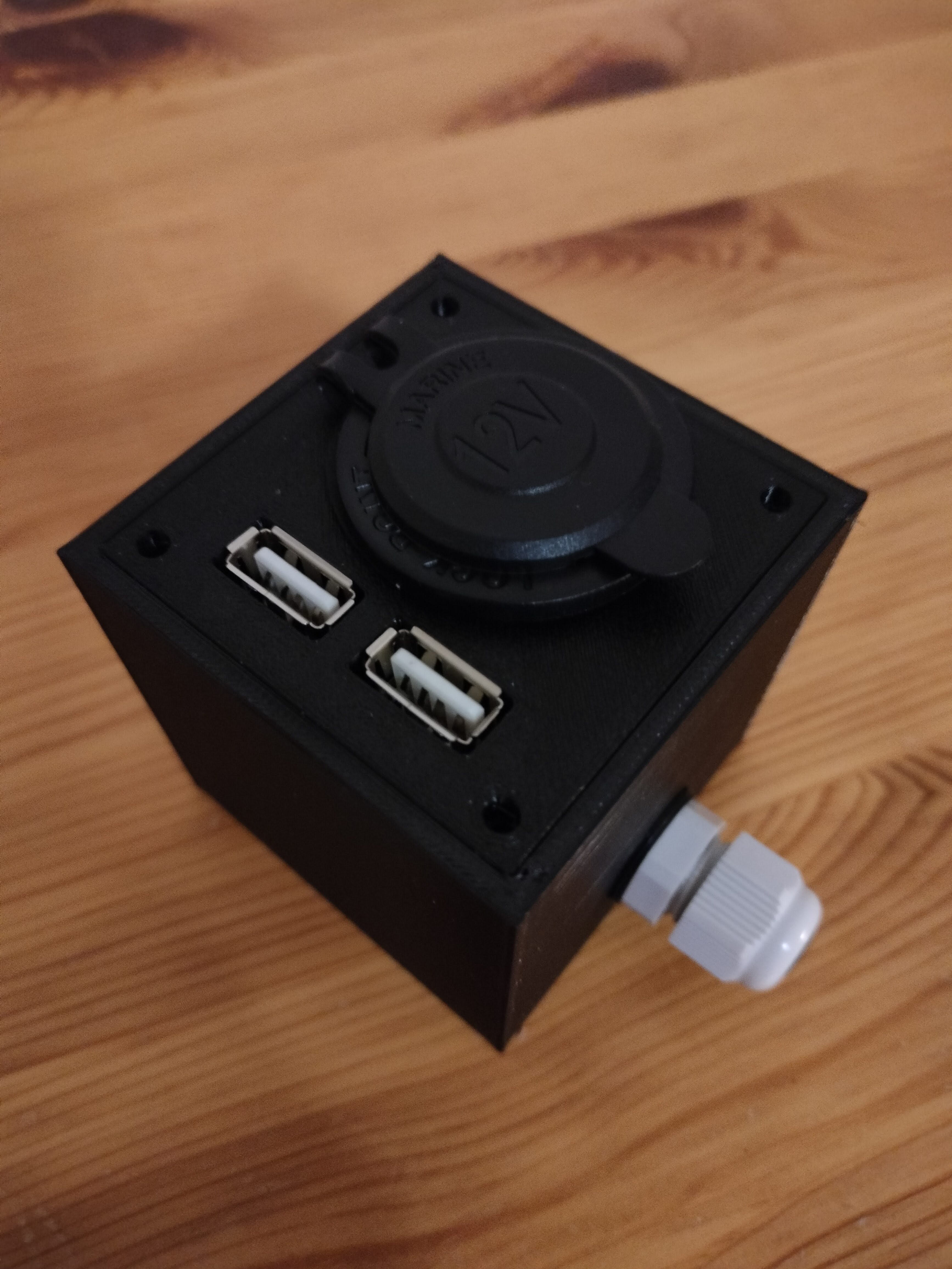 DC socket/outlet by cz8pru | Download free STL model | Printables.com