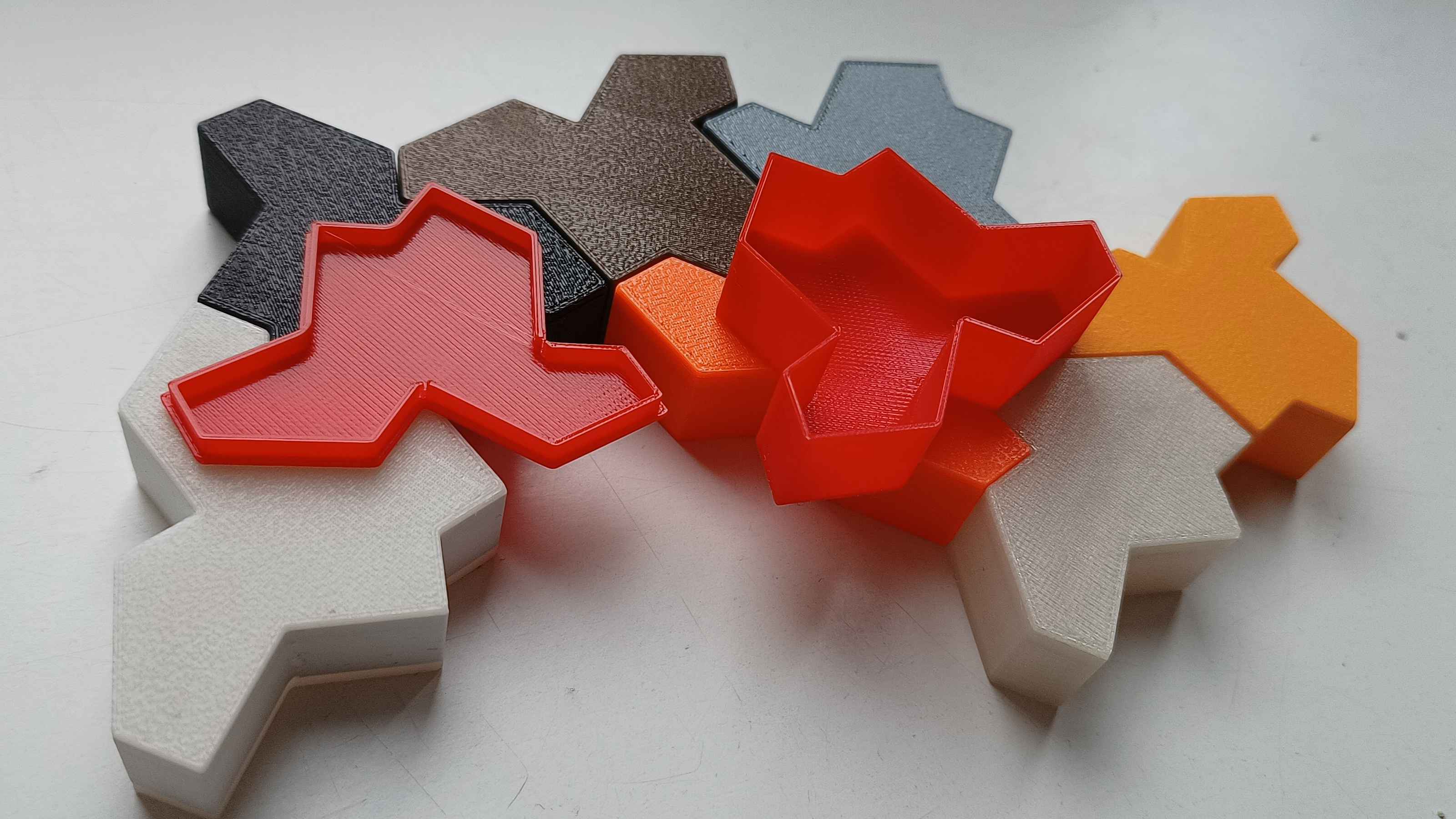 Aperiodic tiling (einstein problem) box with lid by Altair | Download ...