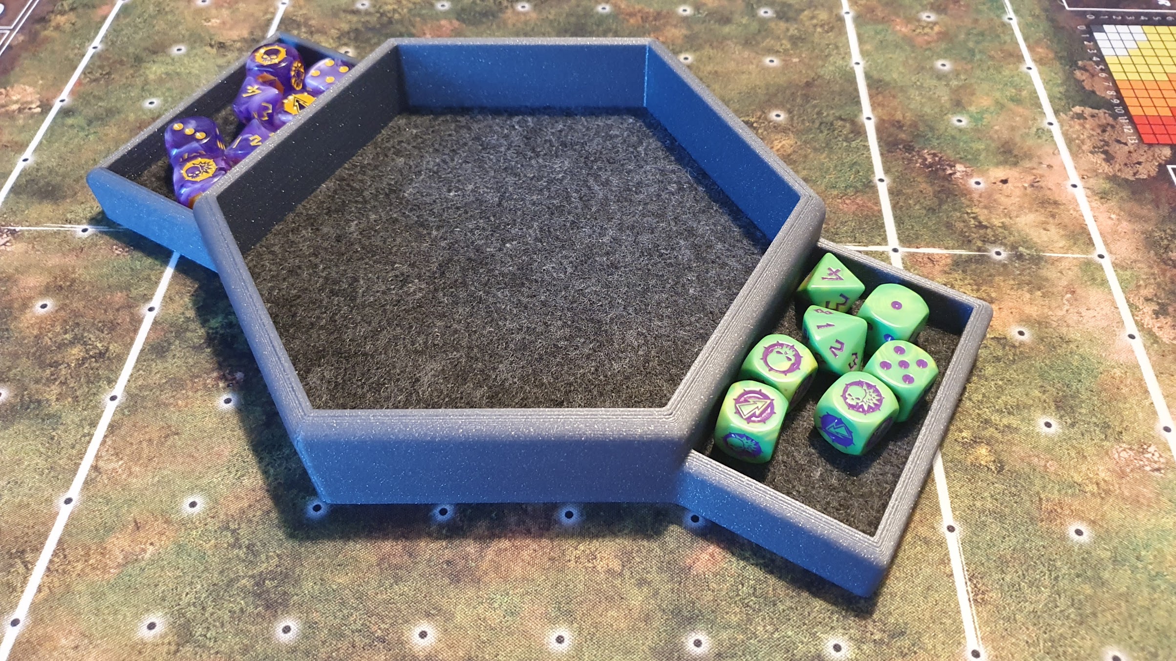 Dice tray with open storage by Peacemaker85 | Download free STL model ...