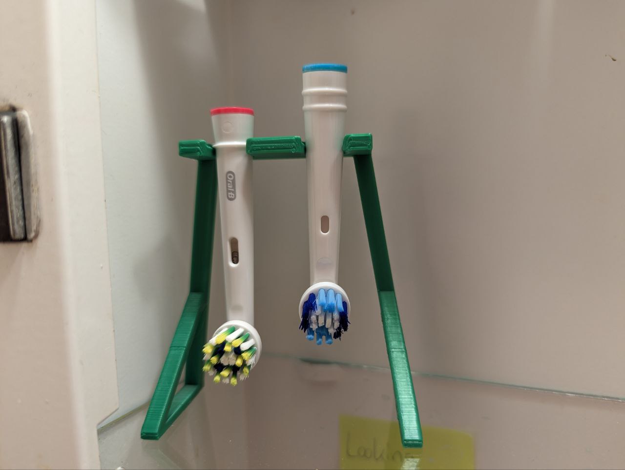 Oral-B Toothbrush Hanger v2 by Crow | Download free STL model ...