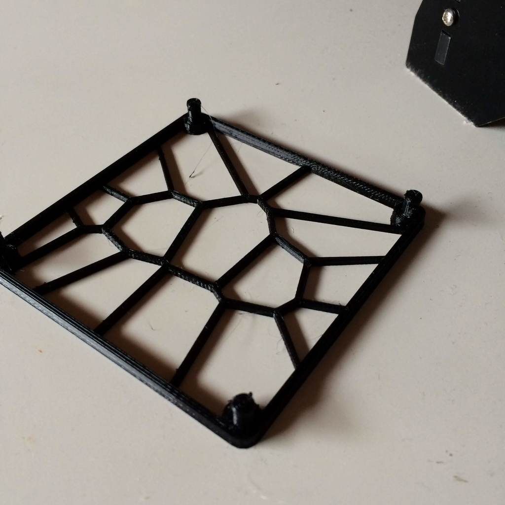 80mm Fan Guard Snap On Voronoi by der_test | Download free STL model ...