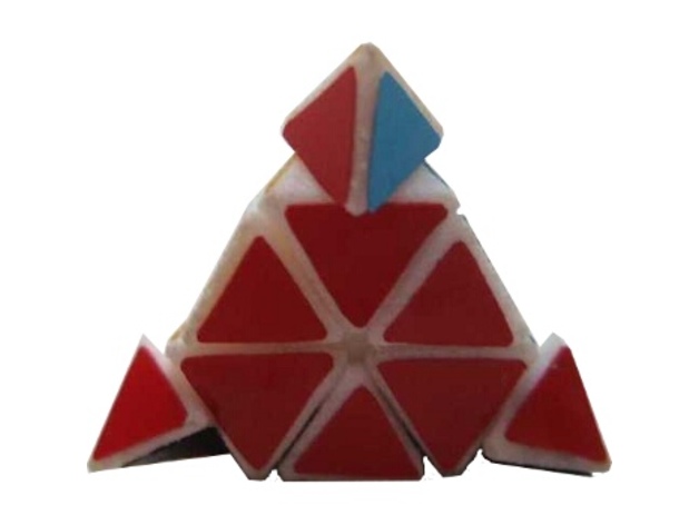 World's Smallest Pyraminx (15mm) von Ameen Nethaka Abhayasinghe SL ...