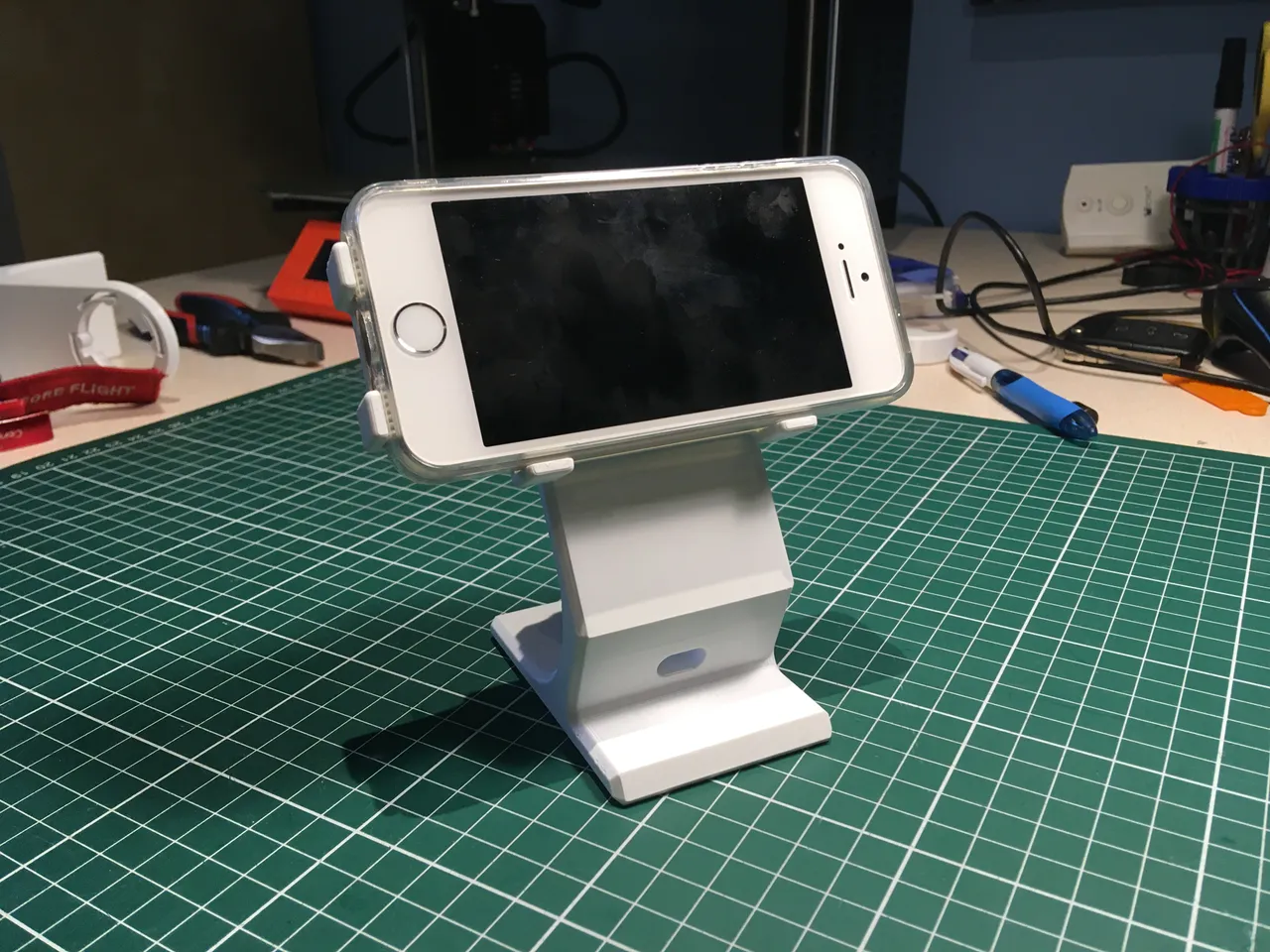 Phone horizontal and vertical stand by Xavier Marquet | Download free ...