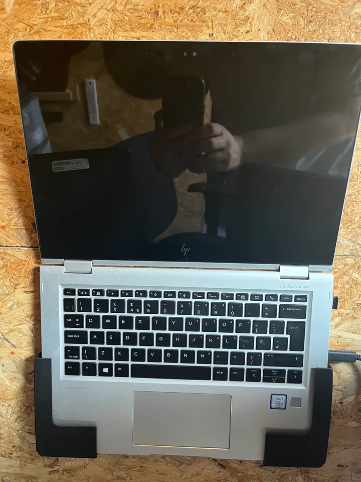 Laptop Wall Mount - Stacked Display by BannMakes | Download free STL ...