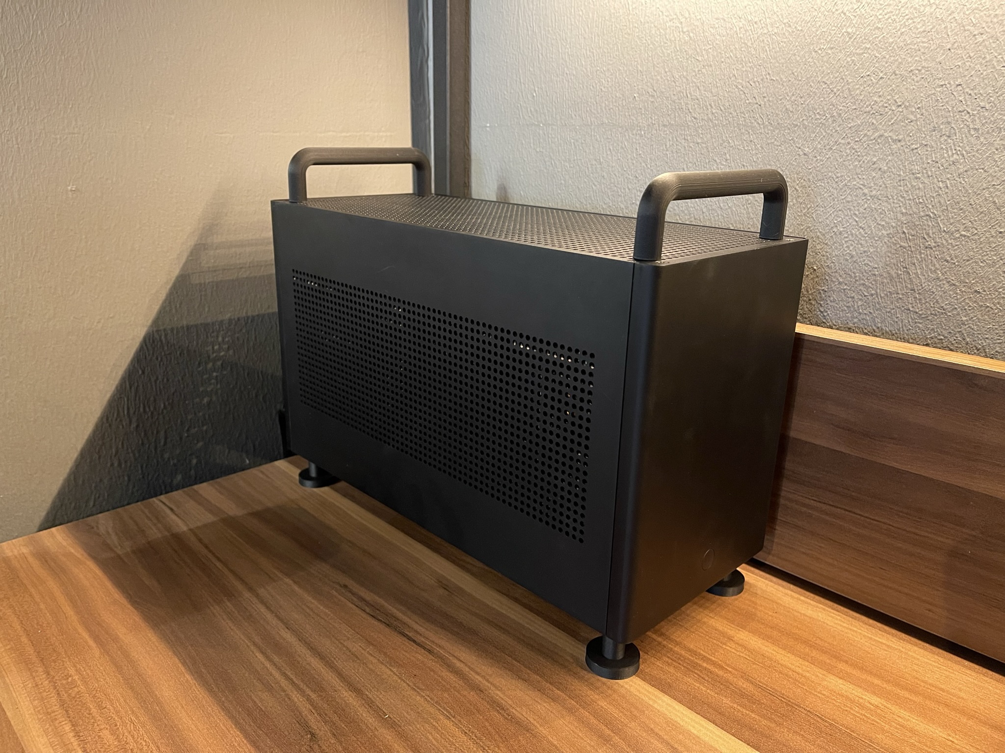 Louqe Ghost S1 feet and handles (Mac Pro inspired) by Martin.Ö ...