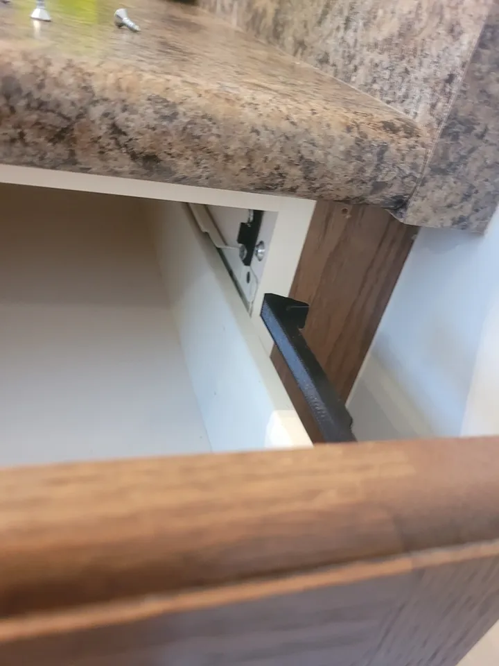 Child safety latch - drawer or cabinet by JDG82 | Download free STL ...