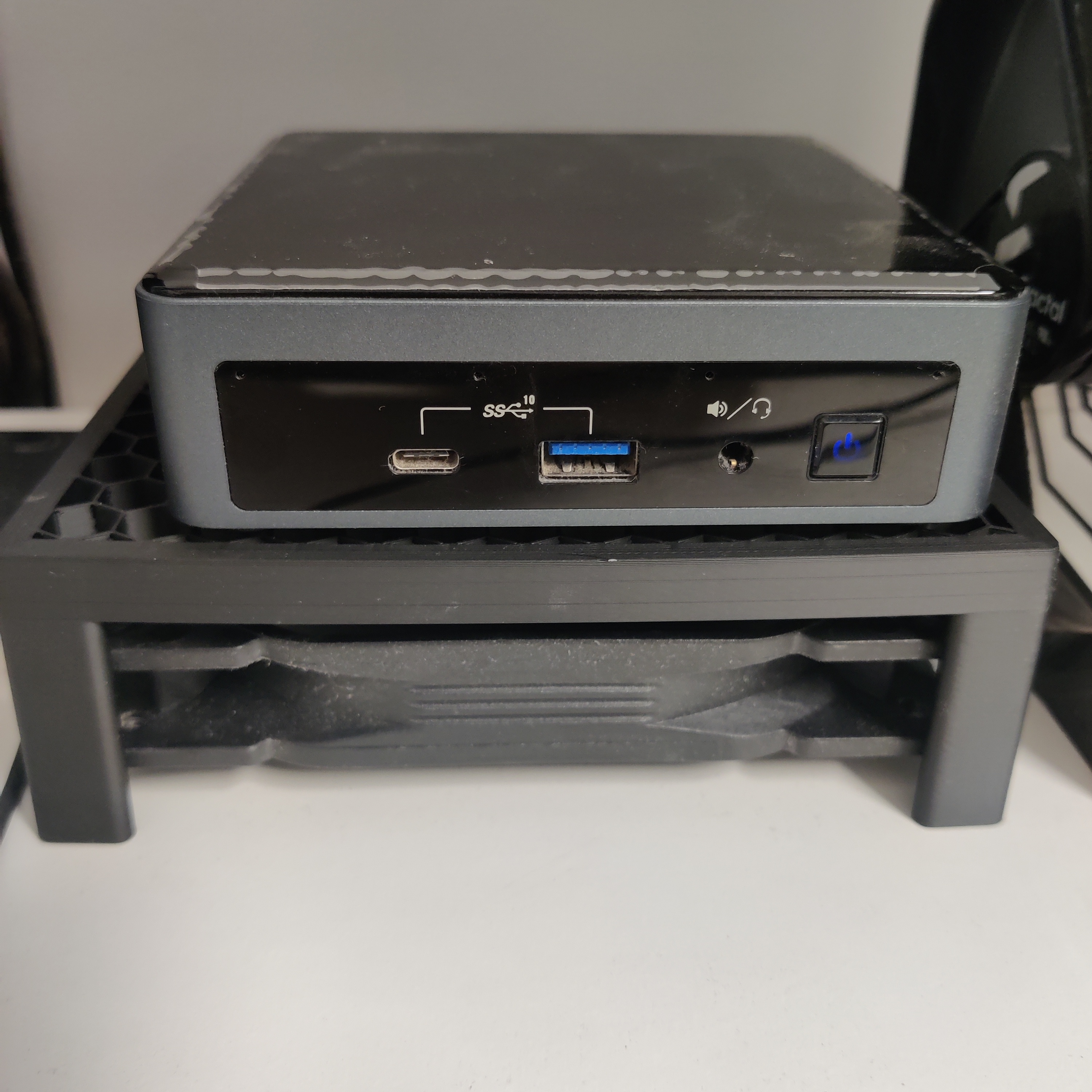 Intel NUC - hex table stand by theminjus | Download free STL model ...