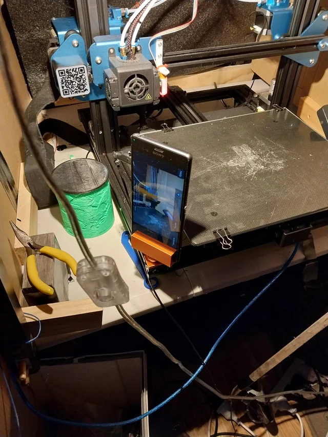 2020 extrusion 3d printer phone mount by 3dDesignsByPaul | Download ...
