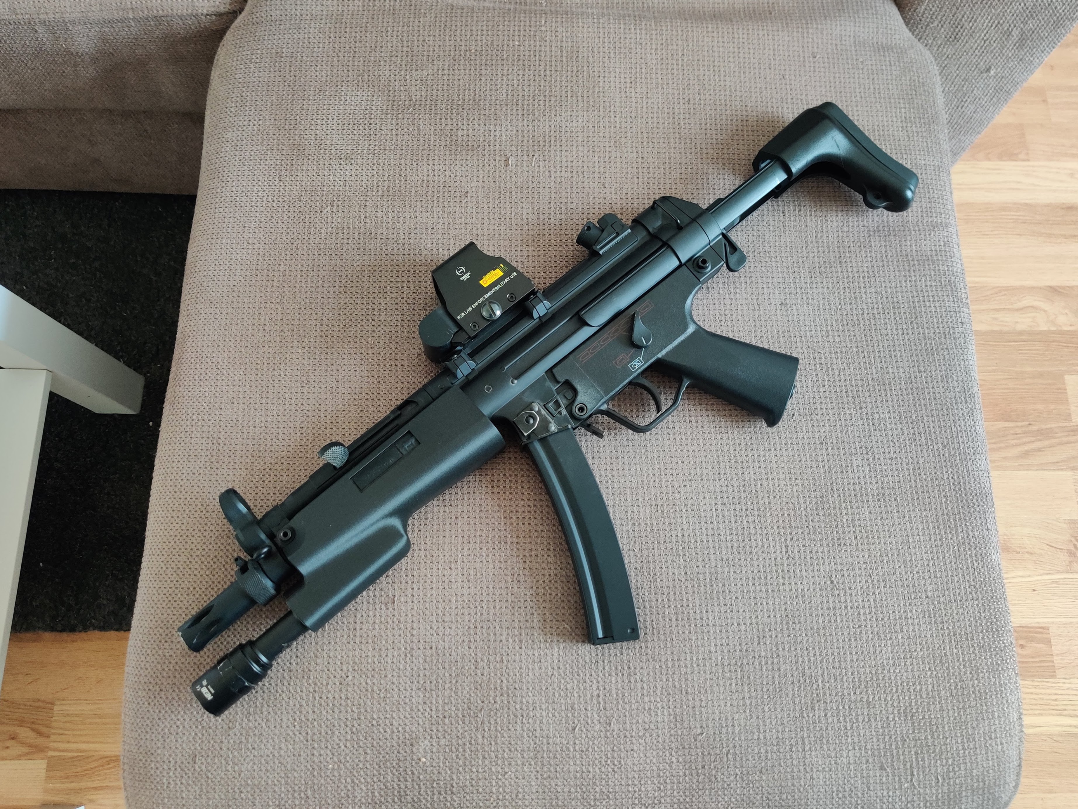 Airsoft MP5 Flashlight Handguard for SureFire weaponlights by ...