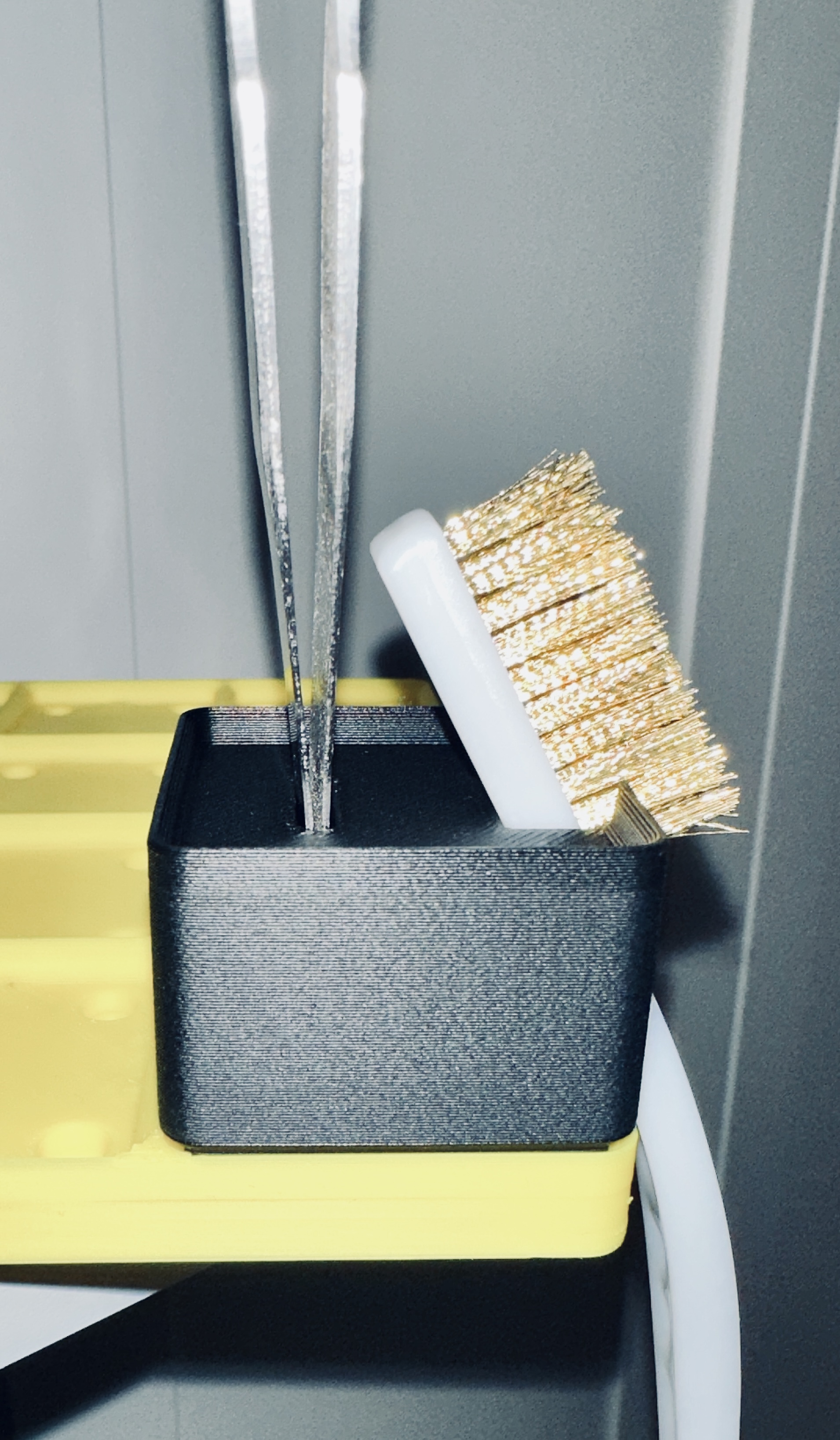 Gridfinity 1x1 Tweezer and Brass Brush Holder by matzAB | Download free ...