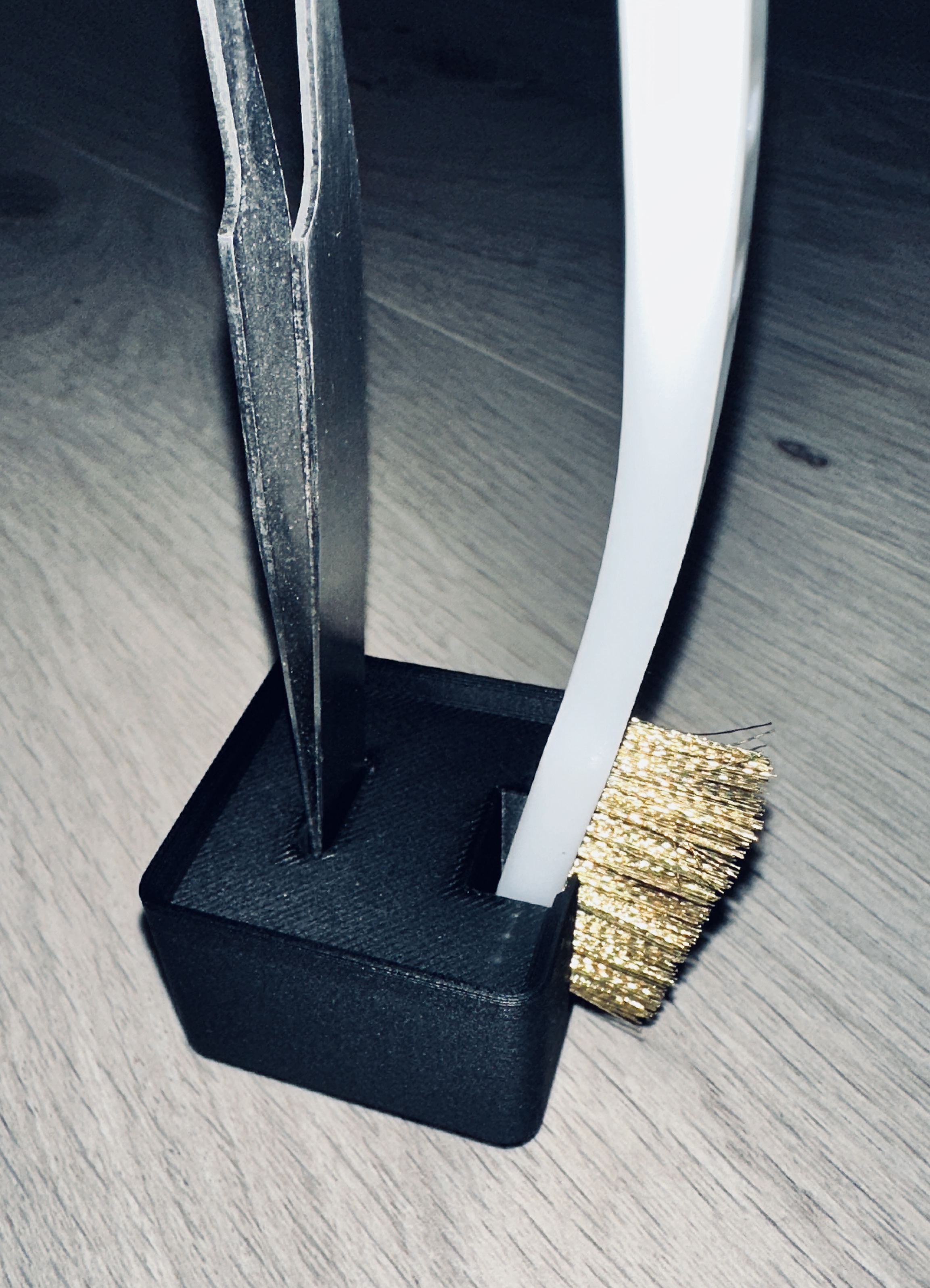 Gridfinity 1x1 Tweezer and Brass Brush Holder by matzAB | Download free ...