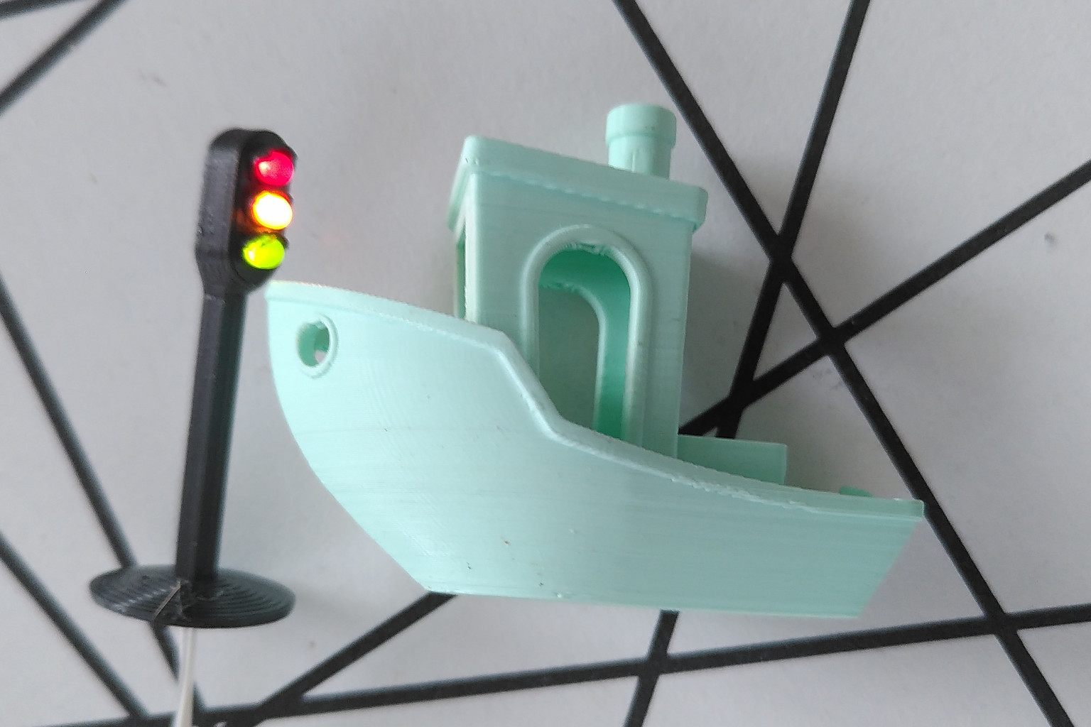 easy to print 3mm LED traffic light by jgonnot | Download free STL ...