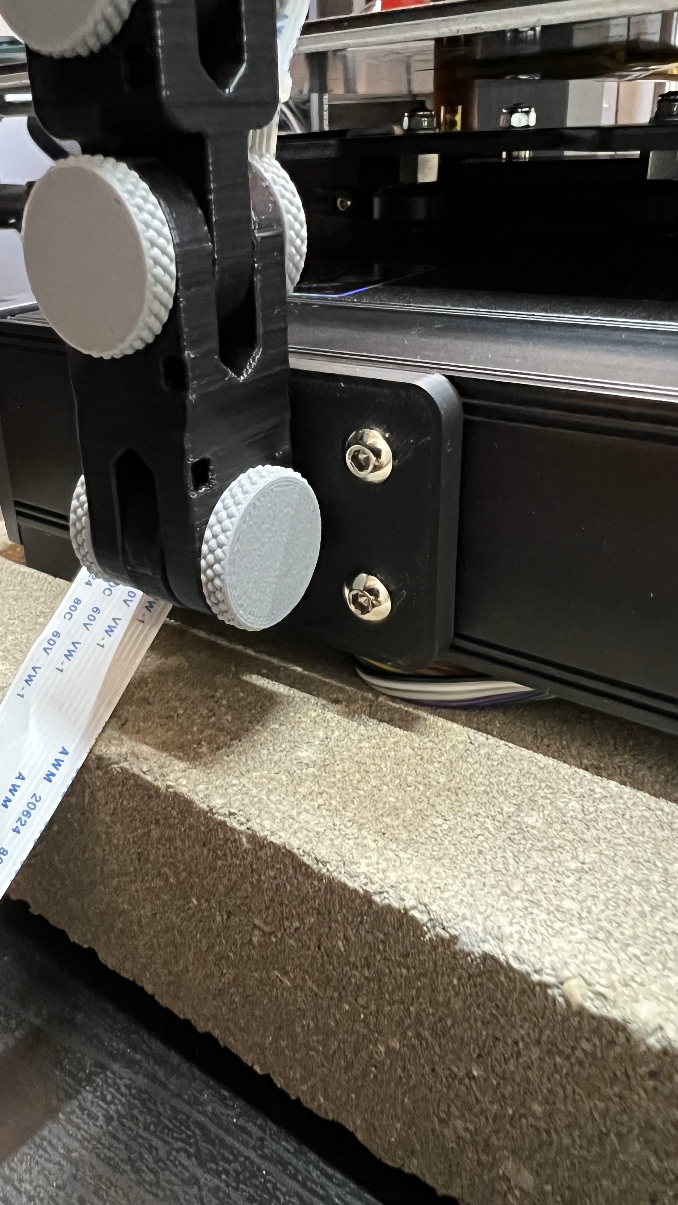 Articulating Camera Bracket LCD Mount for Ender 3 S1 by lanwanman ...