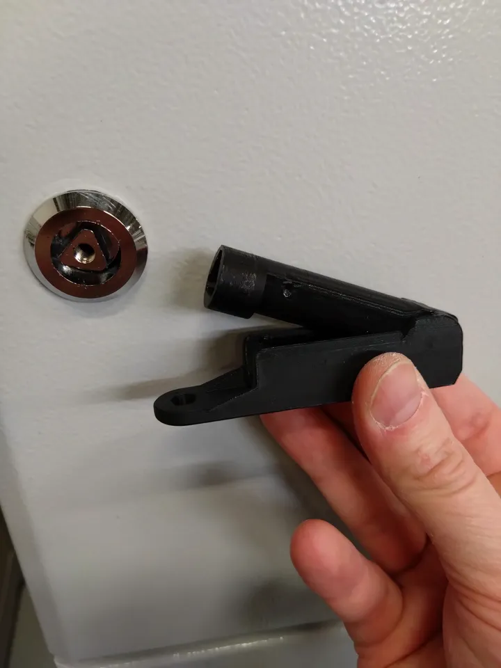 Electrical cabinet key keychain - triangle 10mm by Ravenwreck ...