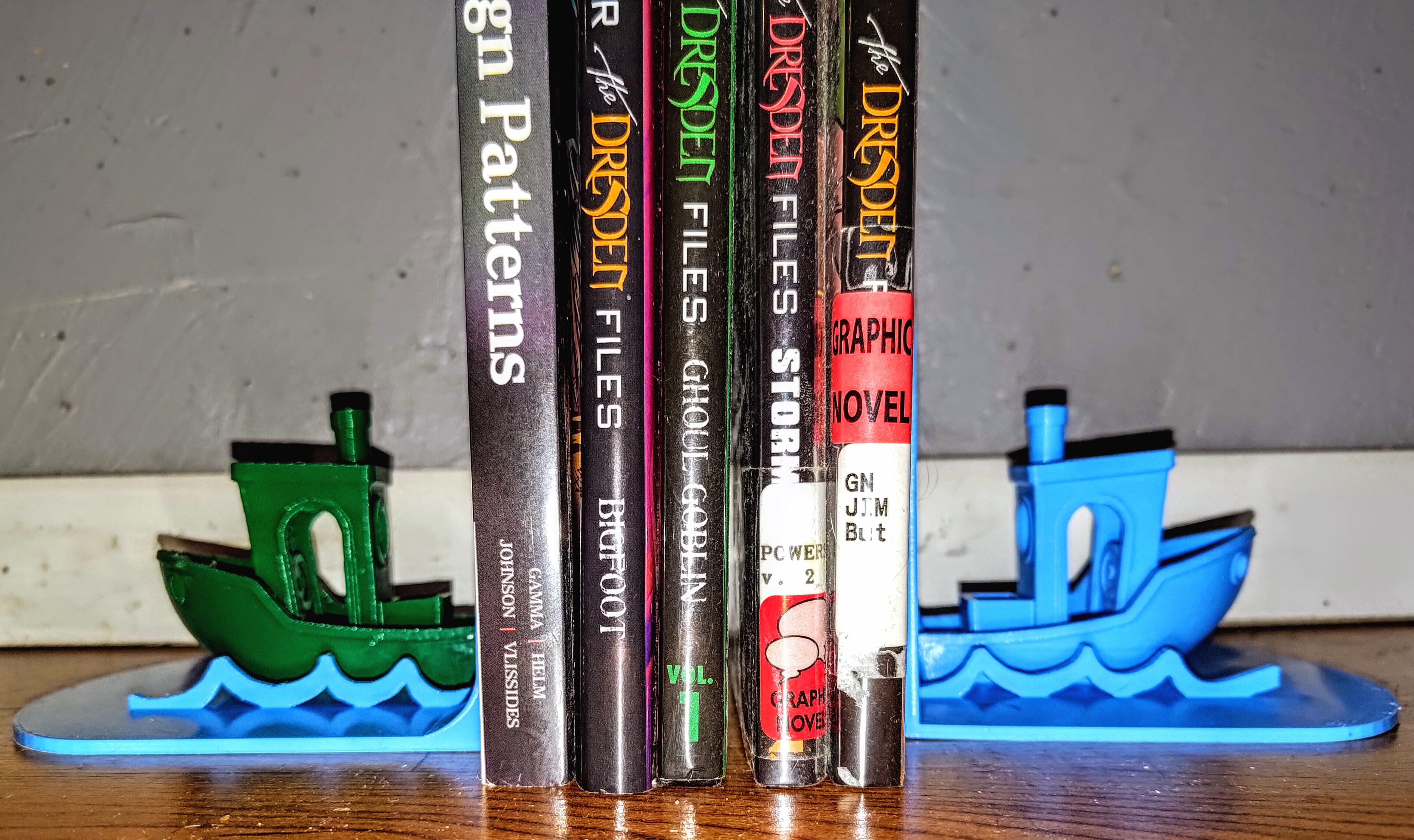Bookend Benchy by Dannar | Download free STL model | Printables.com