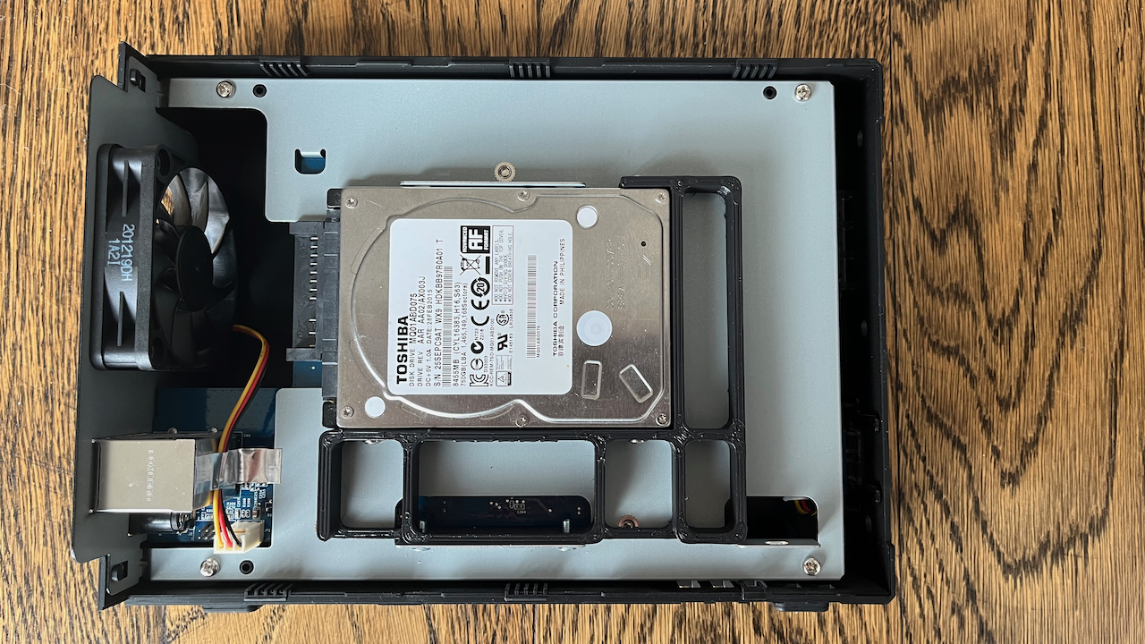 Disk Holder (Type C) for Synology by PRSPR | Download free STL model ...