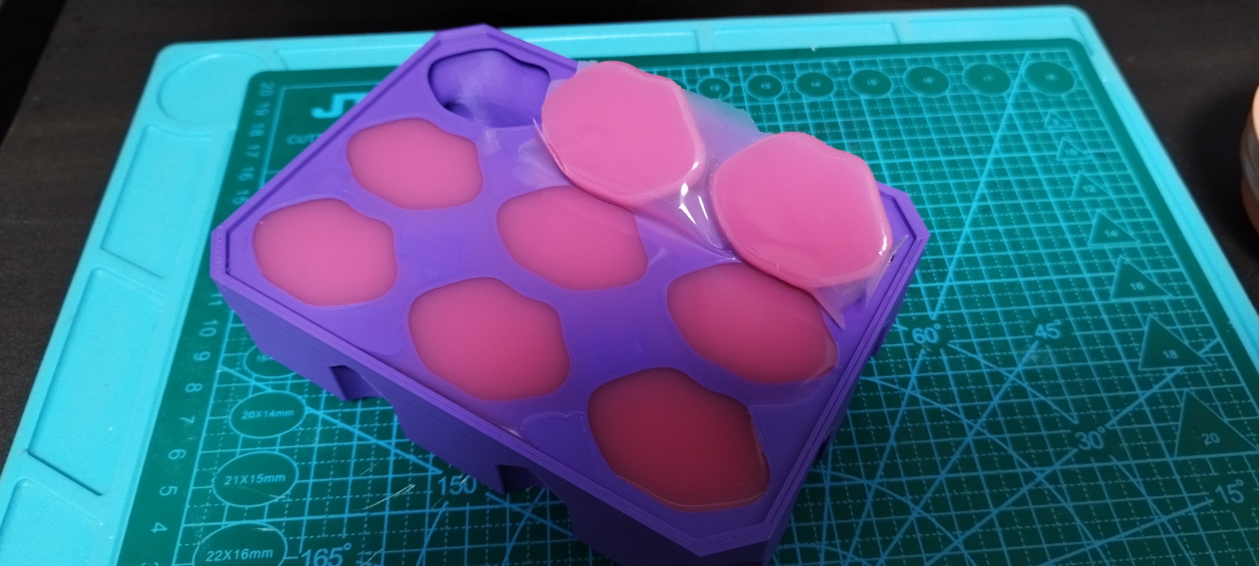 small silicone Ditto(Pokemon) batch mold by Yoshimi Koyama | Download ...