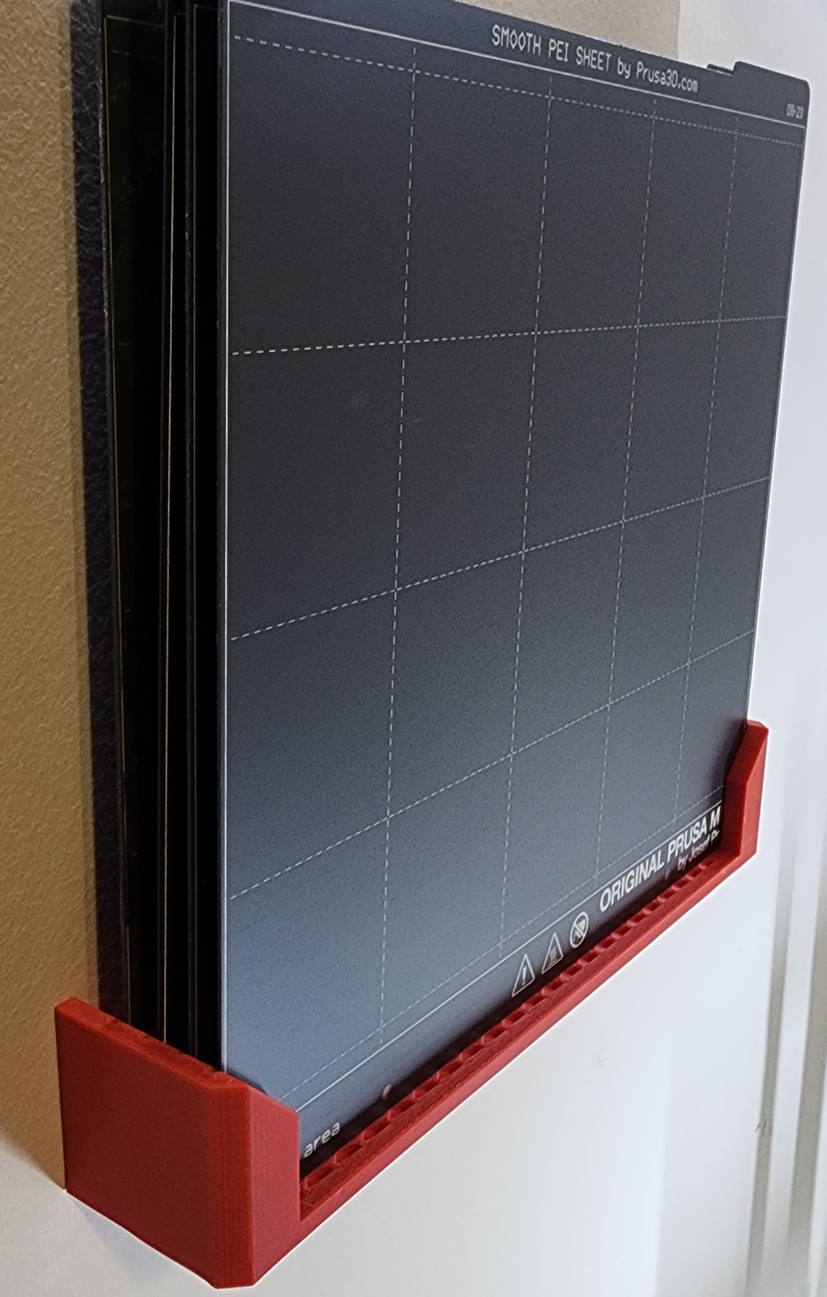 Wall mounted build plate holder REMIX by addohm | Download free STL ...