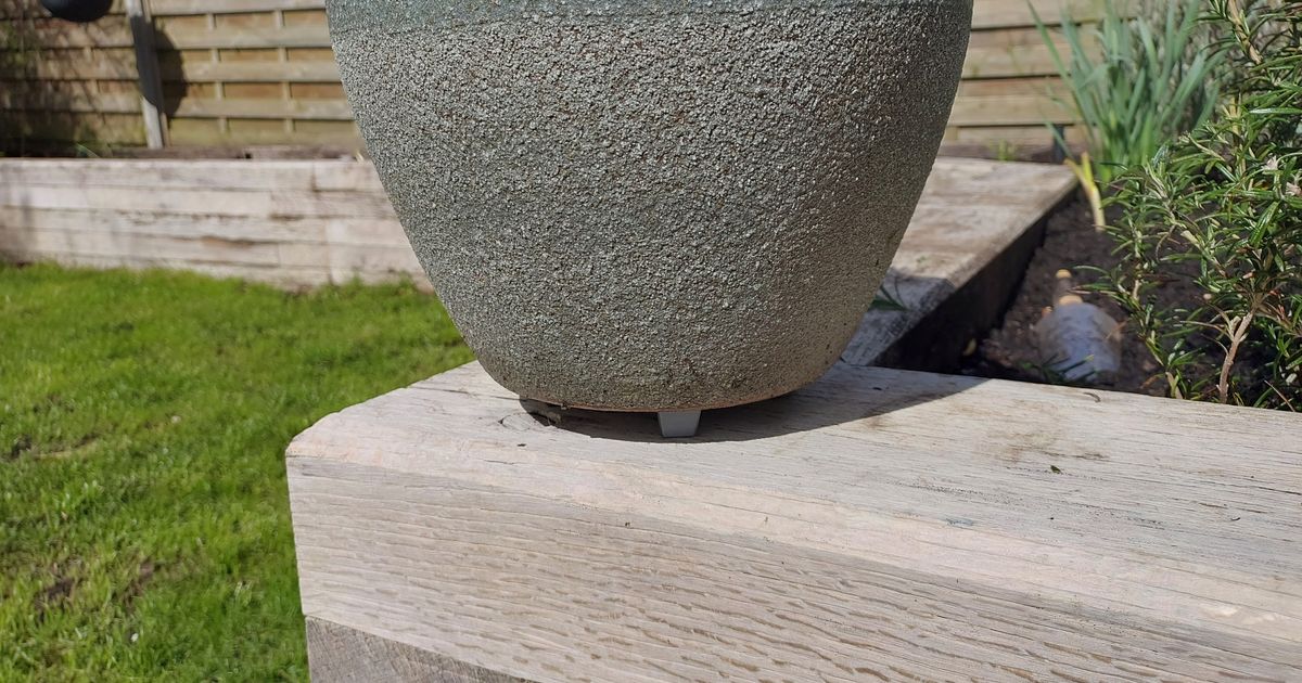 Invisible Plant Pot Stand by Oliver Punter | Download free STL model ...