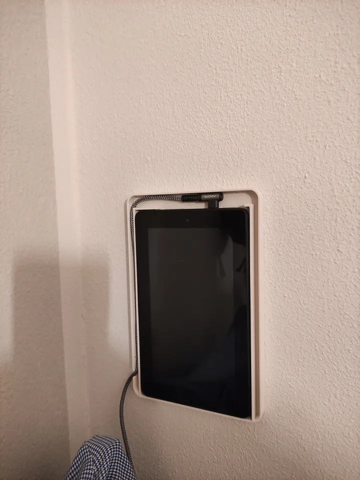 Wall mount for Amazon Fire Tab 7" 5th gen "KFFOWI" by fmai | Download ...