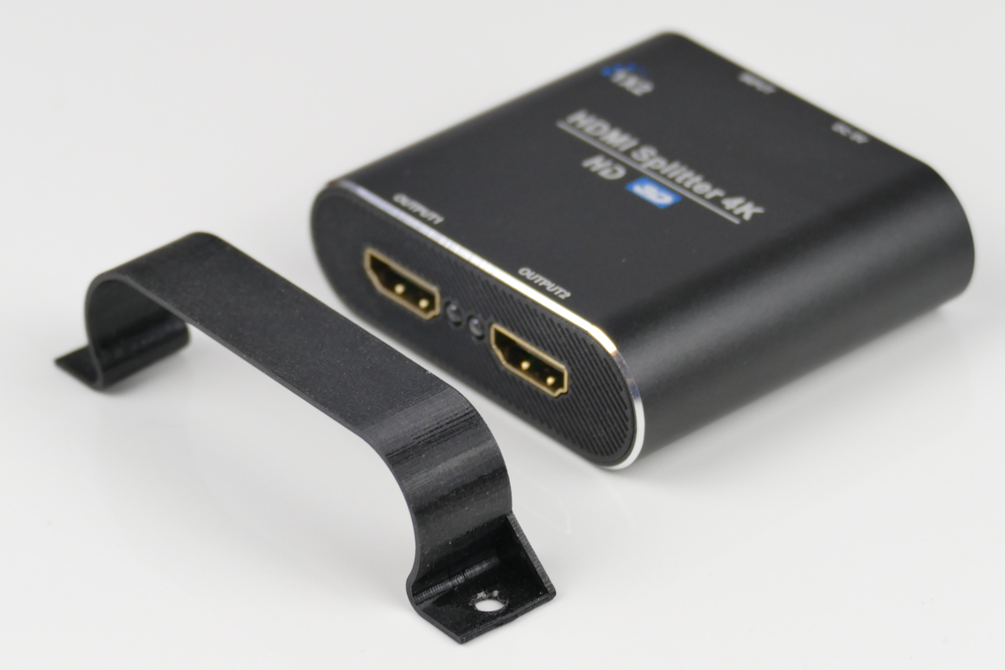 Simple Mounting Bracket for 2x HDMI Splitter by Jan-E.de | Download ...