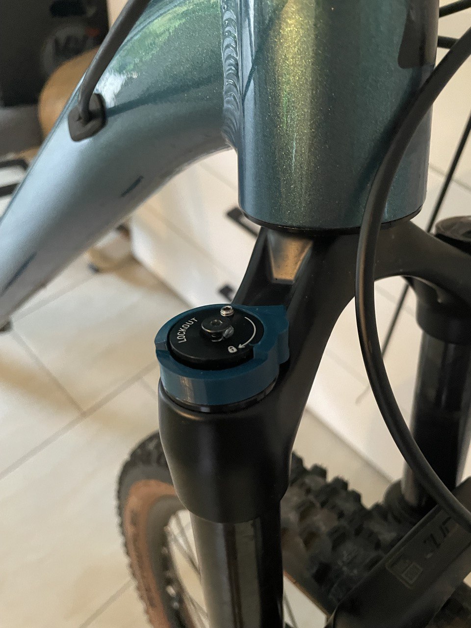 RockShox PopLoc suspention housing by 74ck | Download free STL model ...