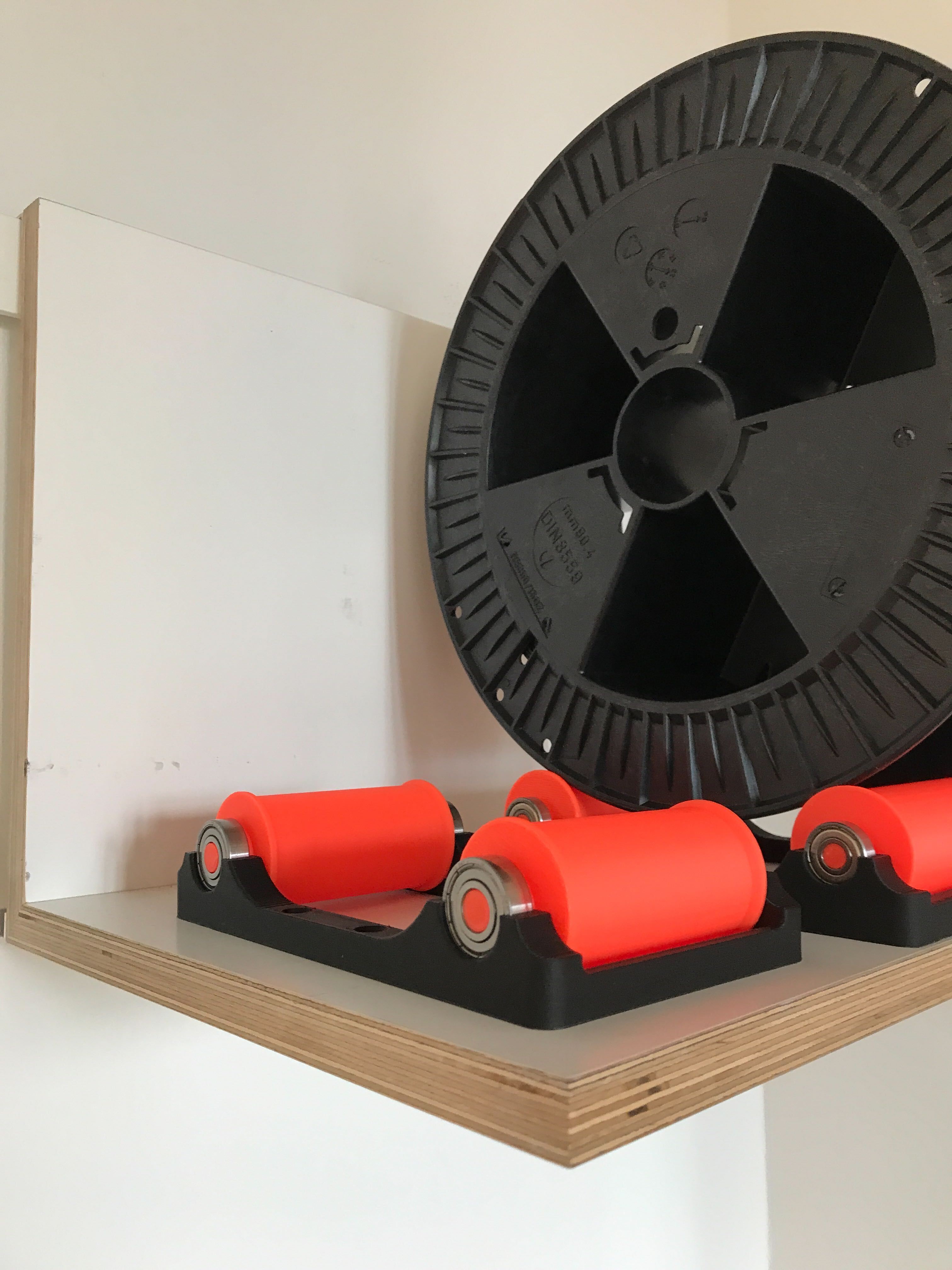 Filament Roller for 1kg and 2,5kg spool by slothstops | Download free ...