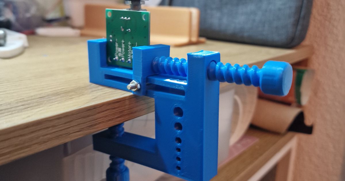 vice with accessory holder by Mattia De Icco | Download free STL model ...