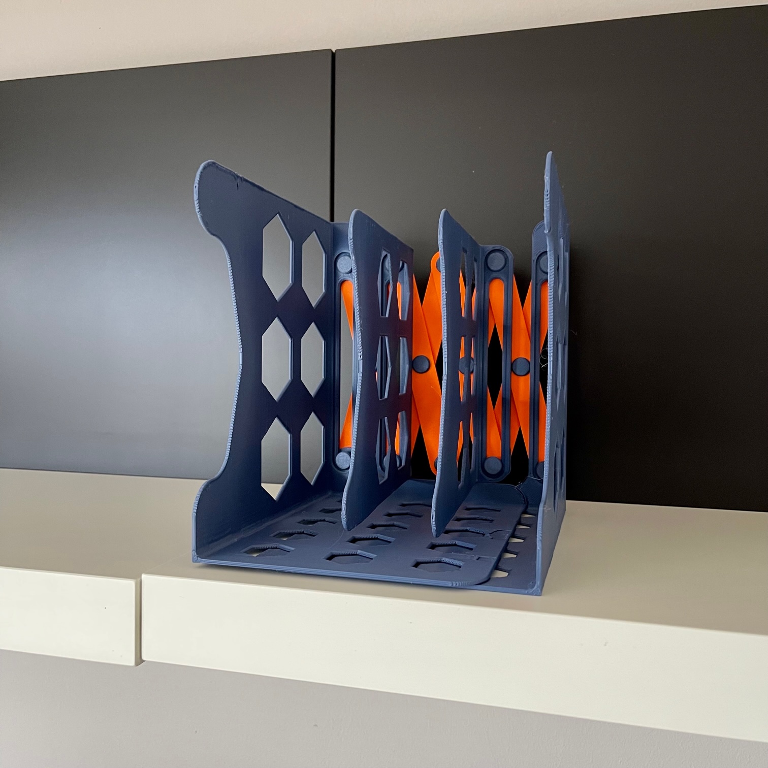 Extendable book stand by vmLOGIC | Download free STL model | Printables.com