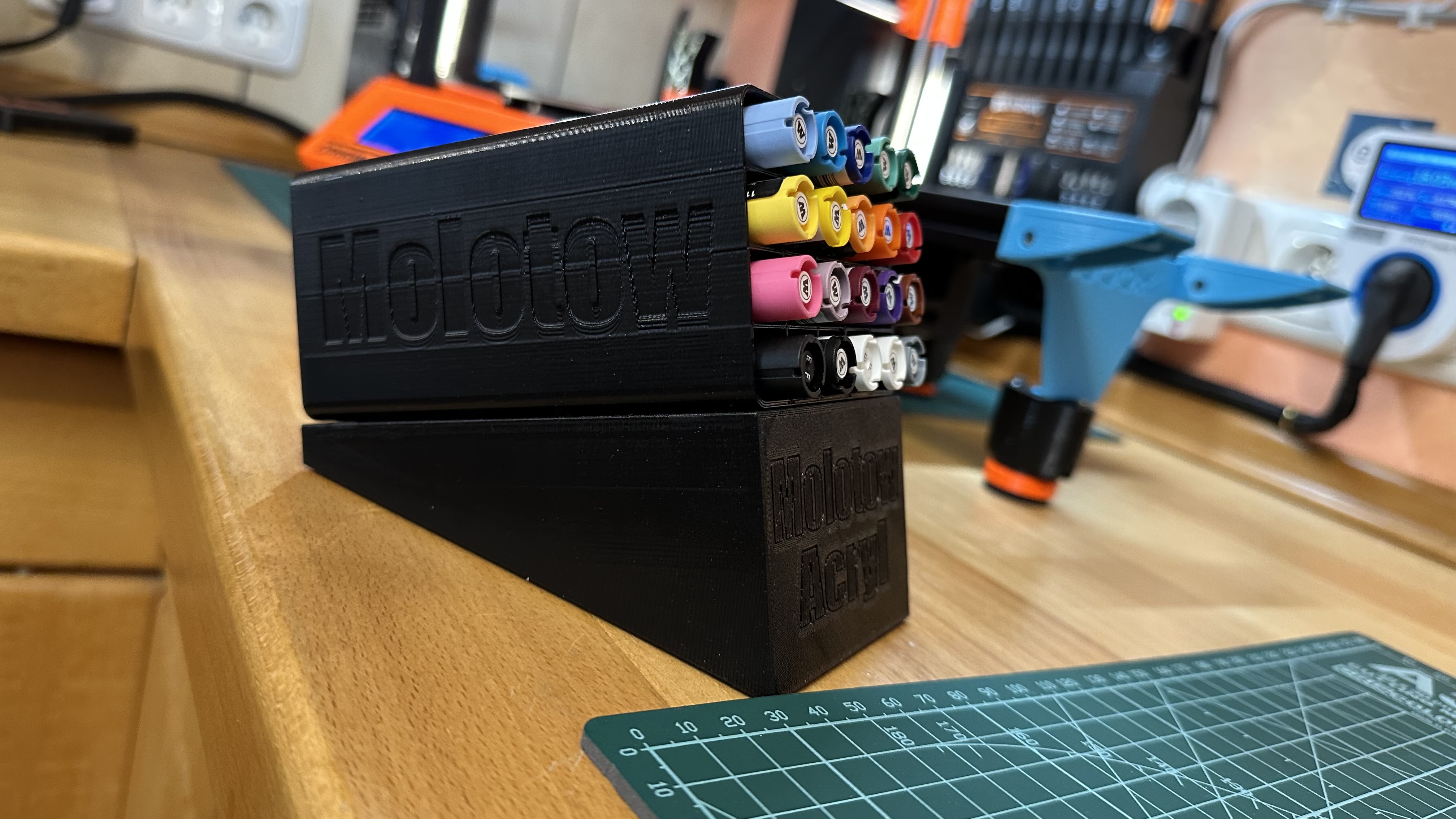 Stackable case for 20 Molotow Acrylic Pens (13mm) +/- base by Clamikra ...